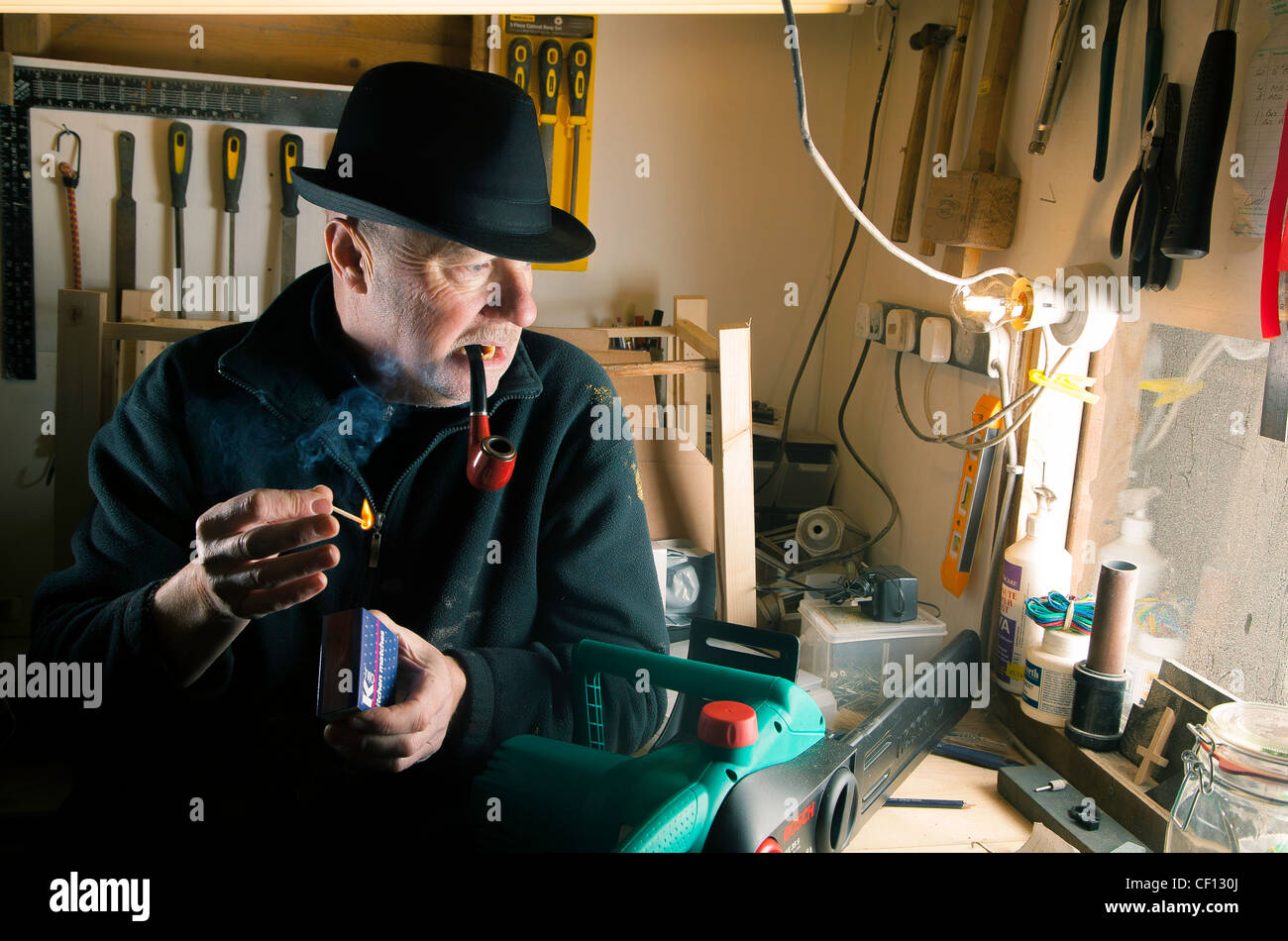 Smoking dad hi-res stock photography and images - Alamy
