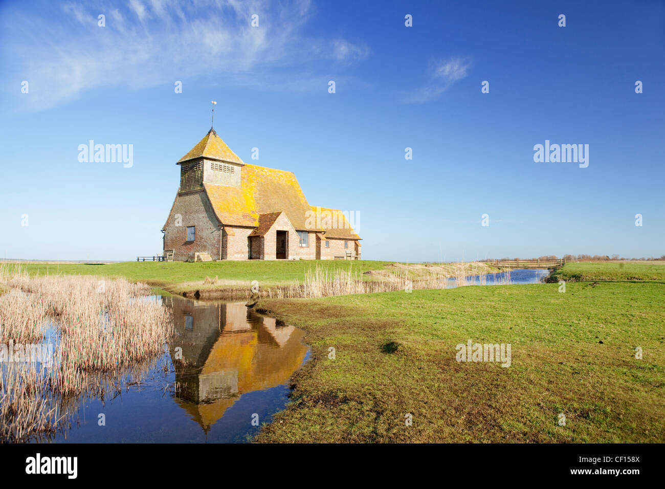 Romney marsh church kent hi-res stock photography and images - Alamy