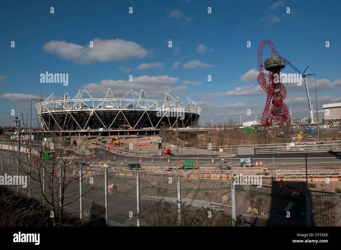 The london olympic stadium under construction 2012 olympic games hi-res ...
