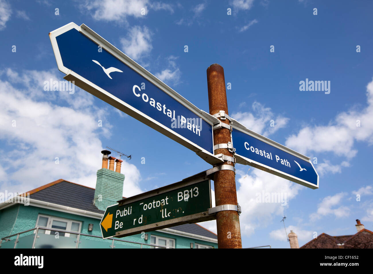 UK, England, Isle of Wight, Bembridge, Foreland, coastal path signpost ...
