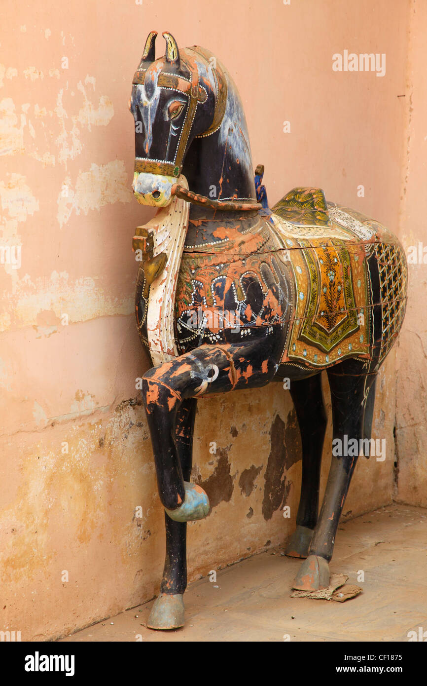 India, Rajasthan, Shekhawati, Dunlod, Fort, horse statue Stock Photo ...