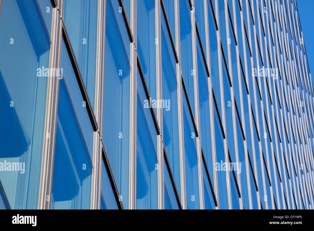 Urban office tower hi-res stock photography and images - Alamy