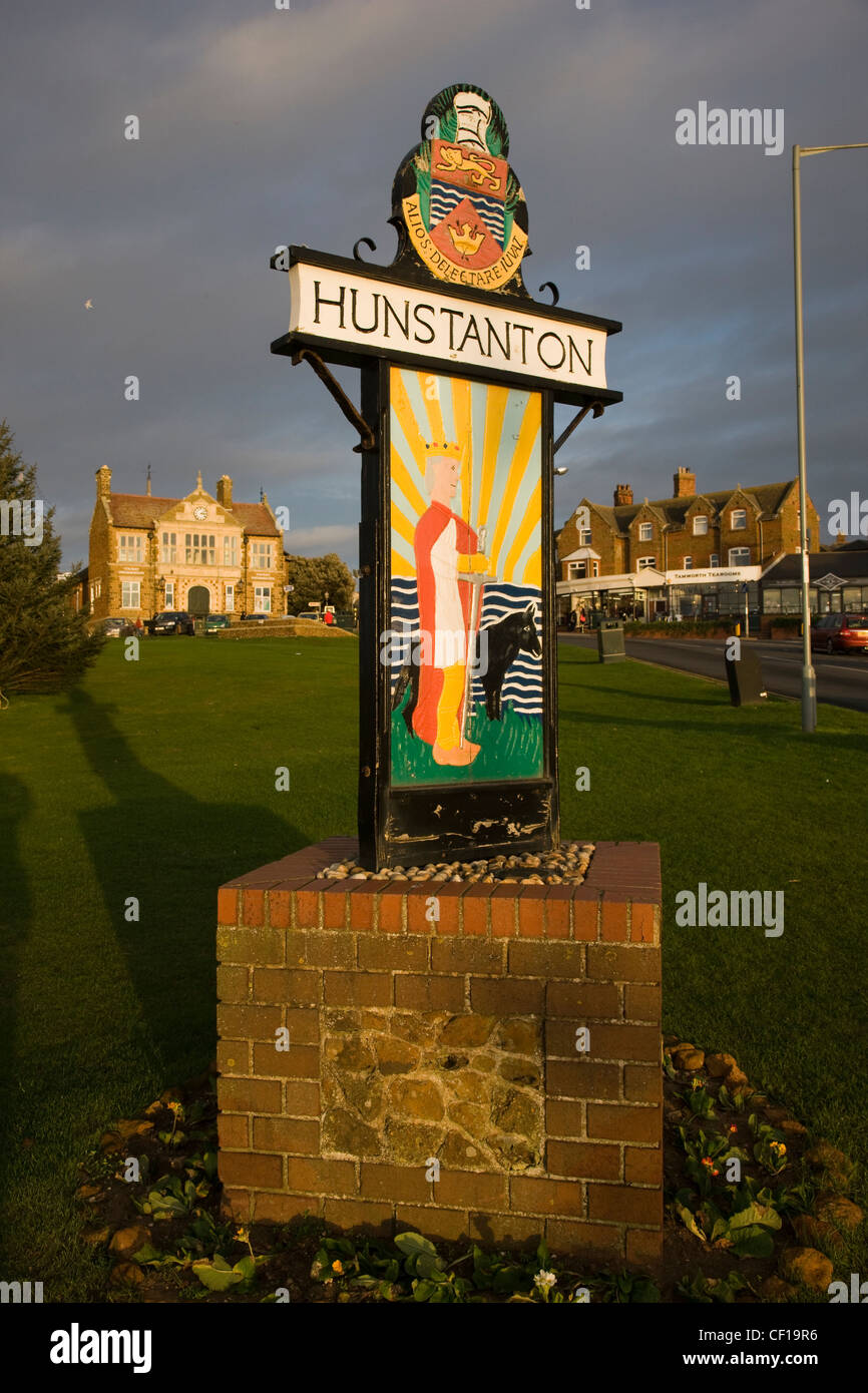 Old Hunstanton town hall and village green Stock Photo - Alamy