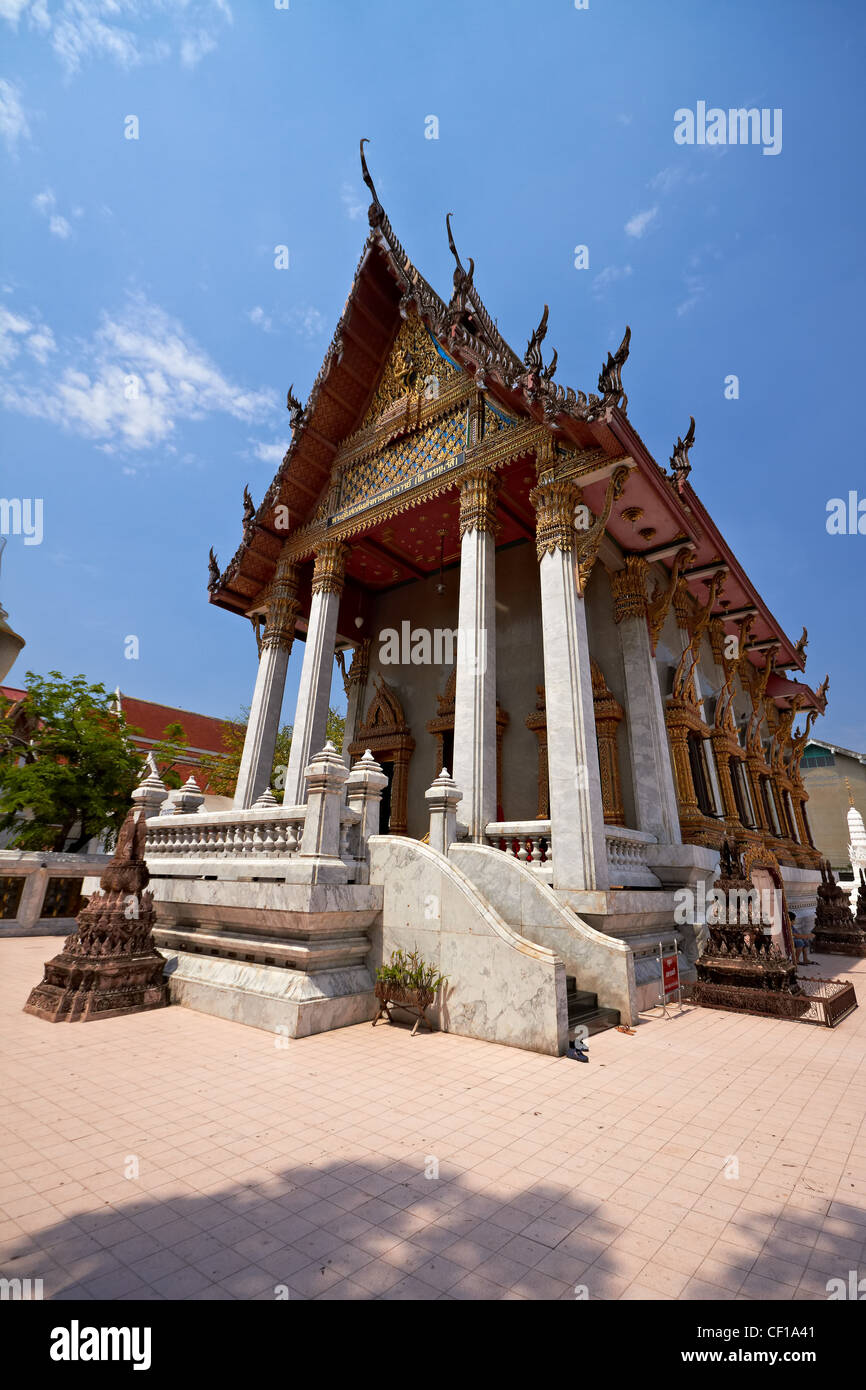Buddhist wat intharawihan hi-res stock photography and images - Alamy