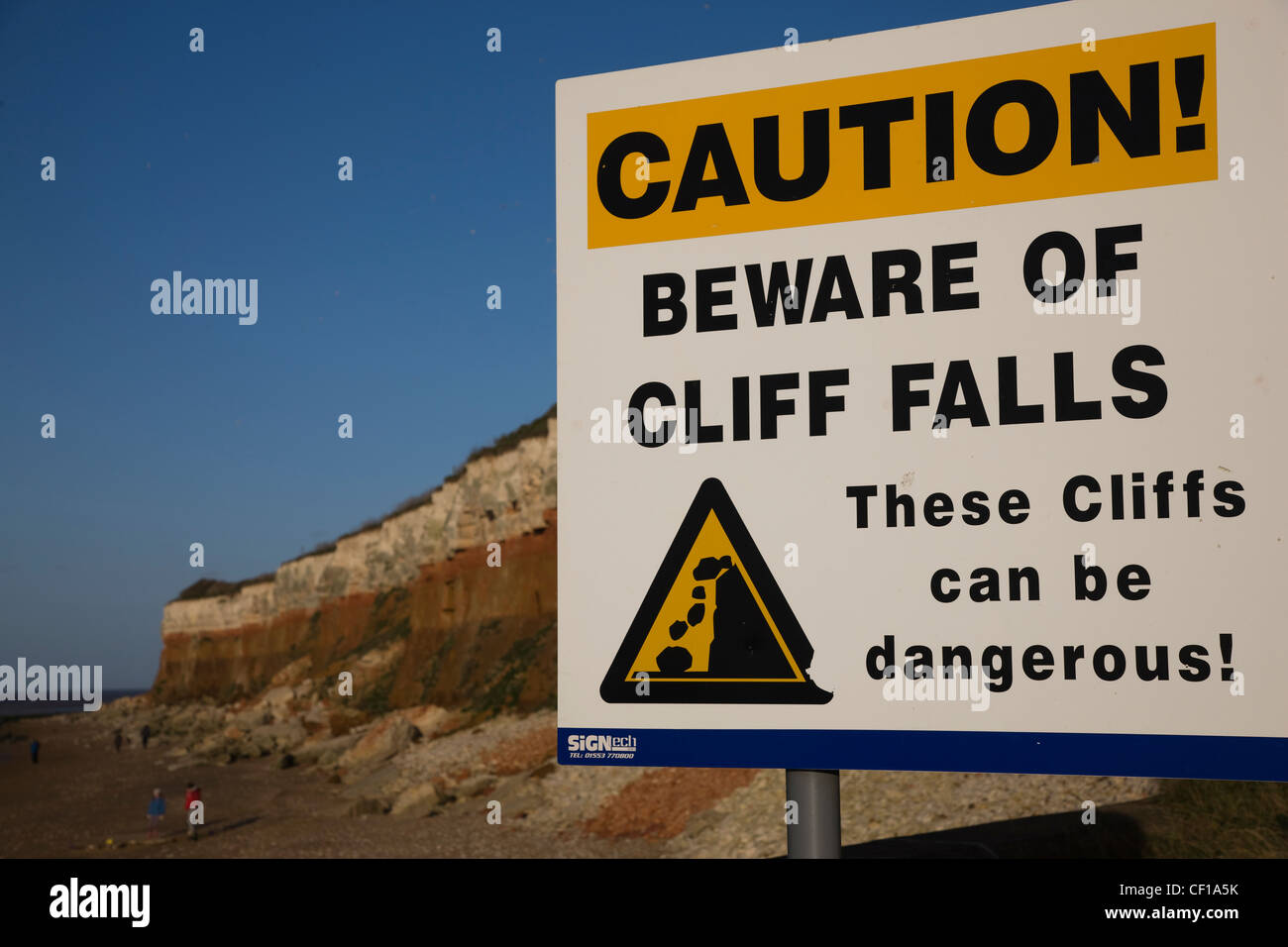 Warning cliff falls danger sign hi-res stock photography and images - Alamy