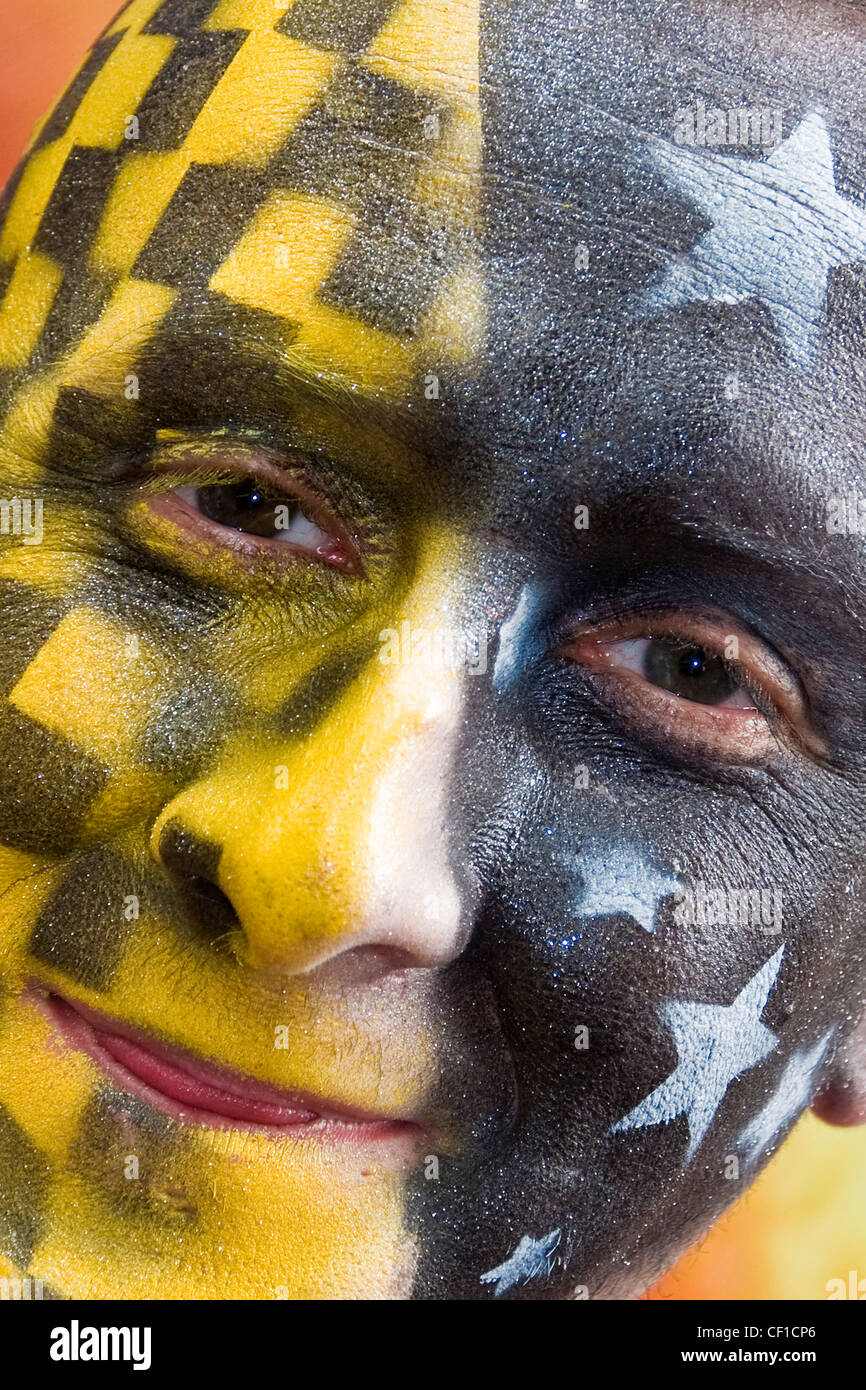 Disguise mask hi-res stock photography and images - Alamy