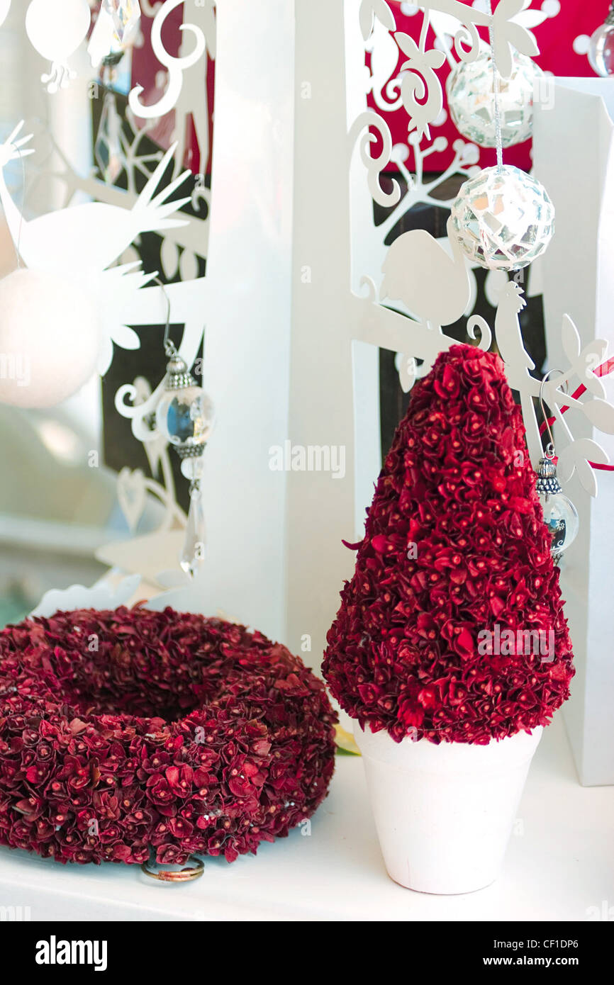 Small red topiary tree and wreath made from dried flowers, white ...