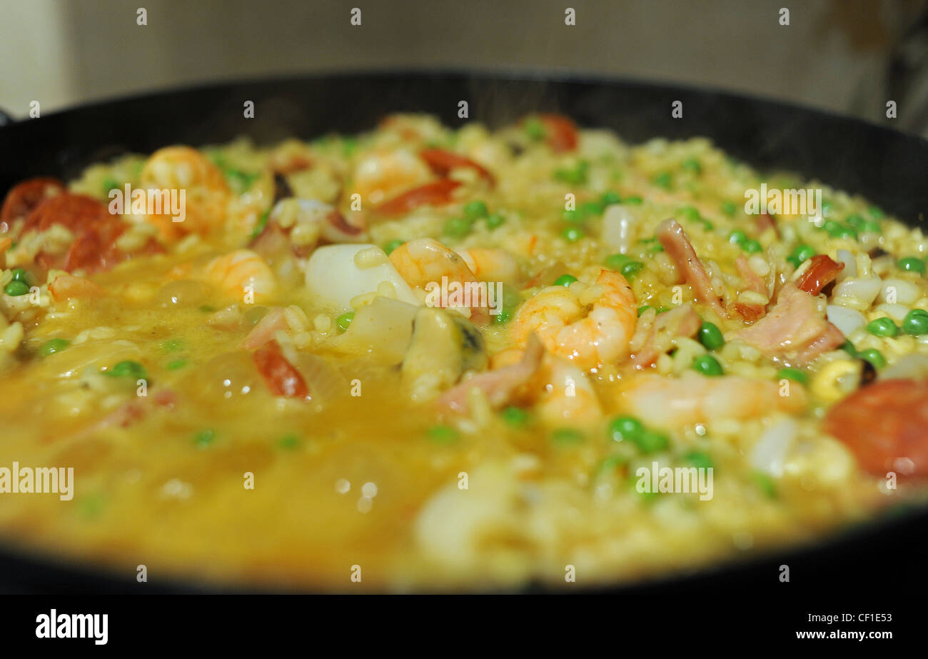 Traditional paella seafood chicken hi-res stock photography and images ...