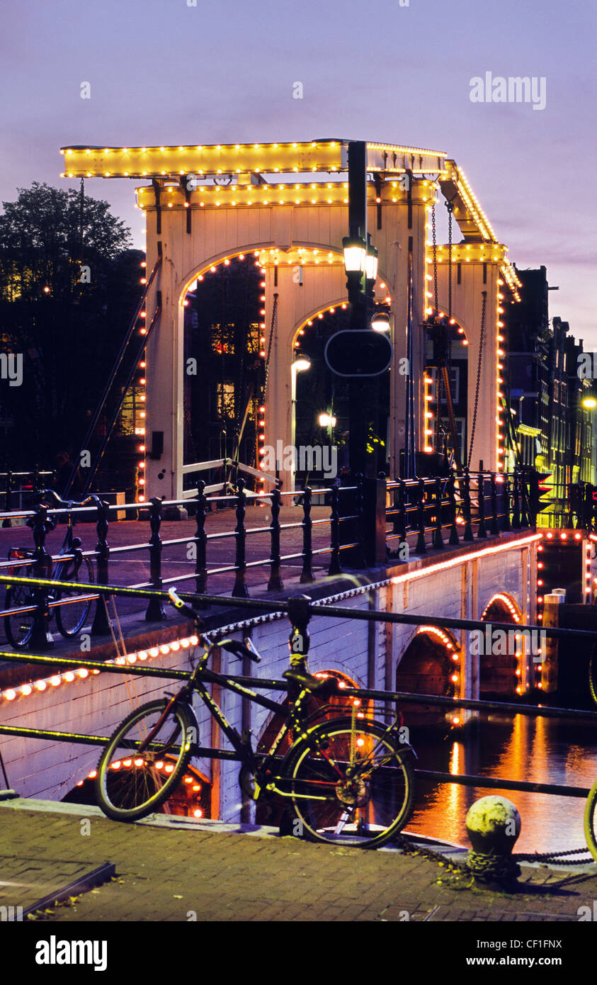 "Skinny Bridge" (Magere Brug) over Amstel river. Amsterdam, The ...