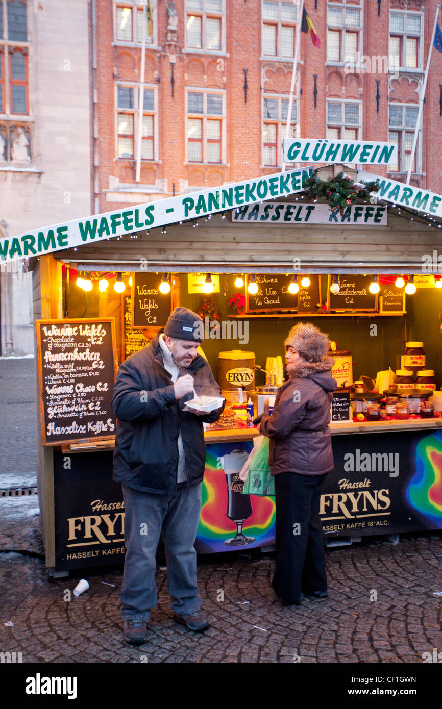 Food stall in snow hi-res stock photography and images - Alamy