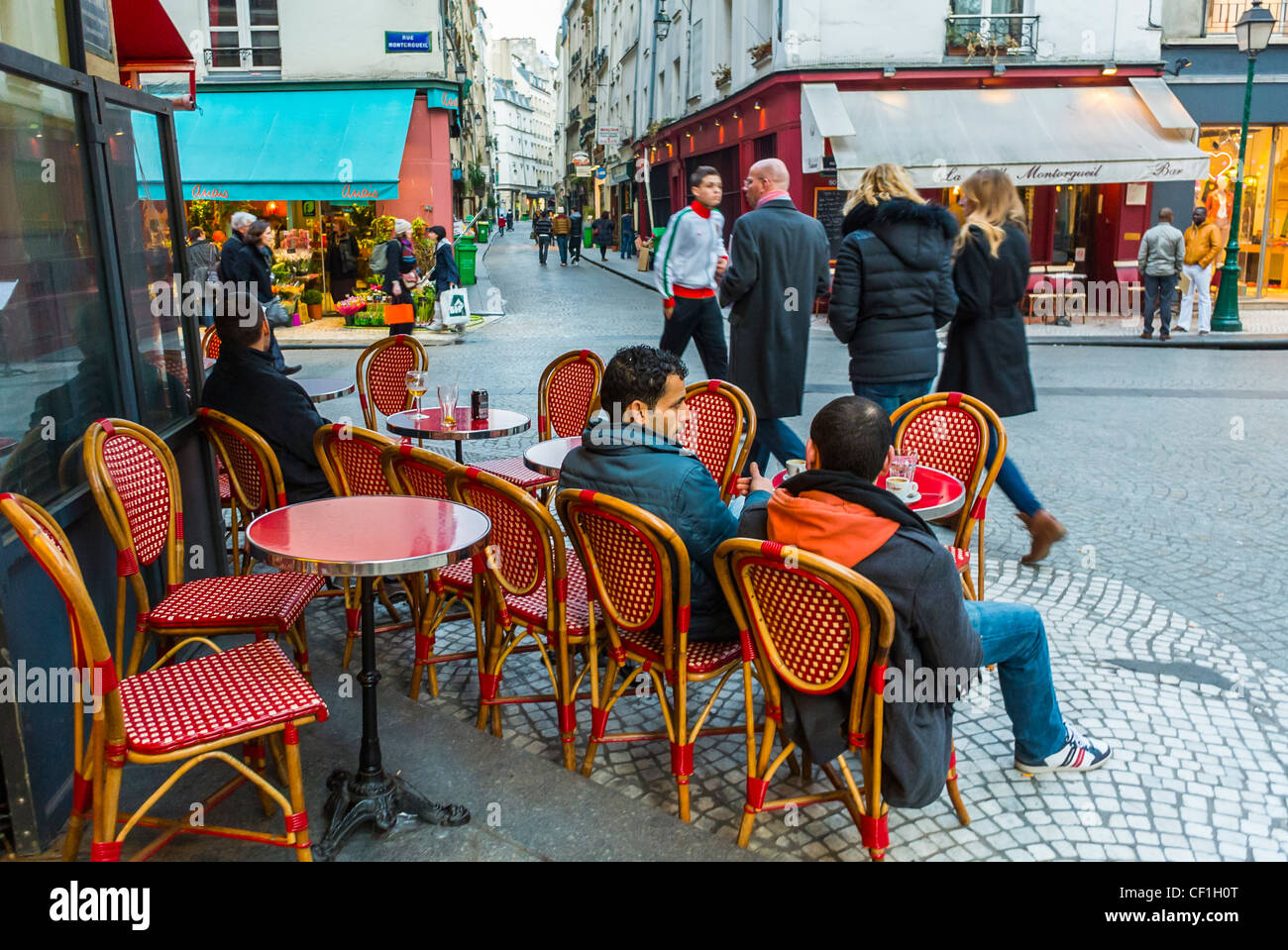 Paris, France, People Sharing Drinks, Parisian street café scene , in ...