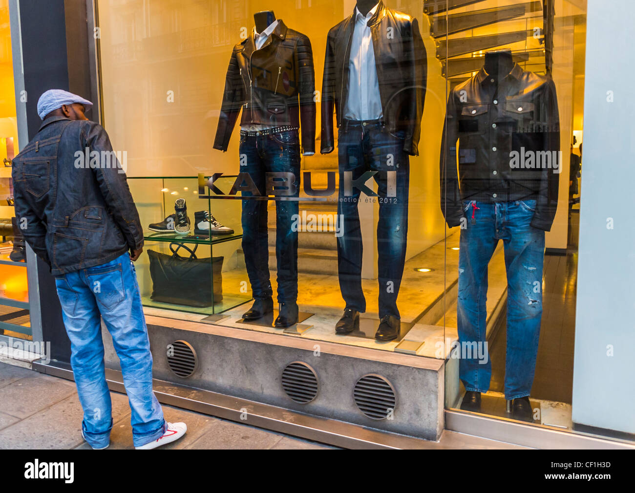 Les halles district paris french clothing store hi-res stock ...