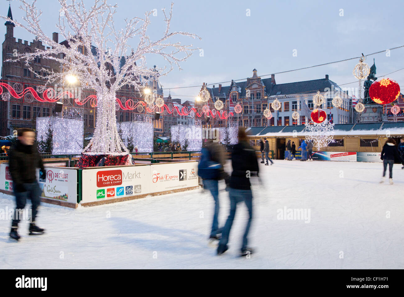 Bruges christmas ice skating hi-res stock photography and images - Alamy