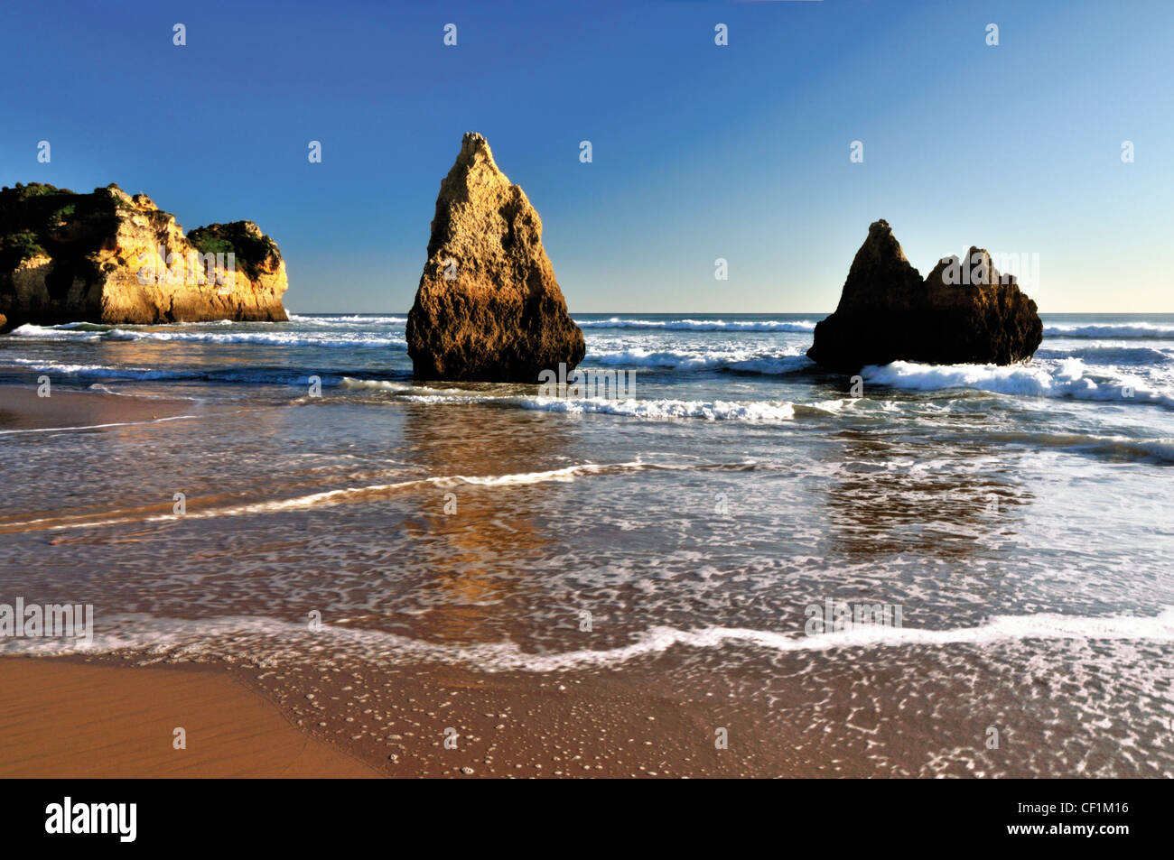 Alvor portugal beach hi-res stock photography and images - Alamy