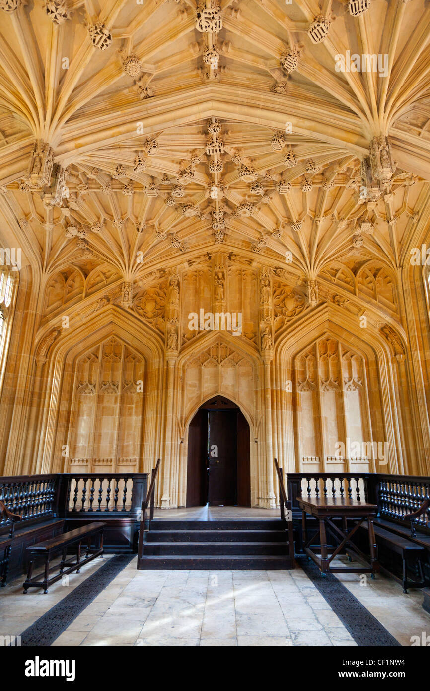 The bodleian library interior hi-res stock photography and images - Alamy