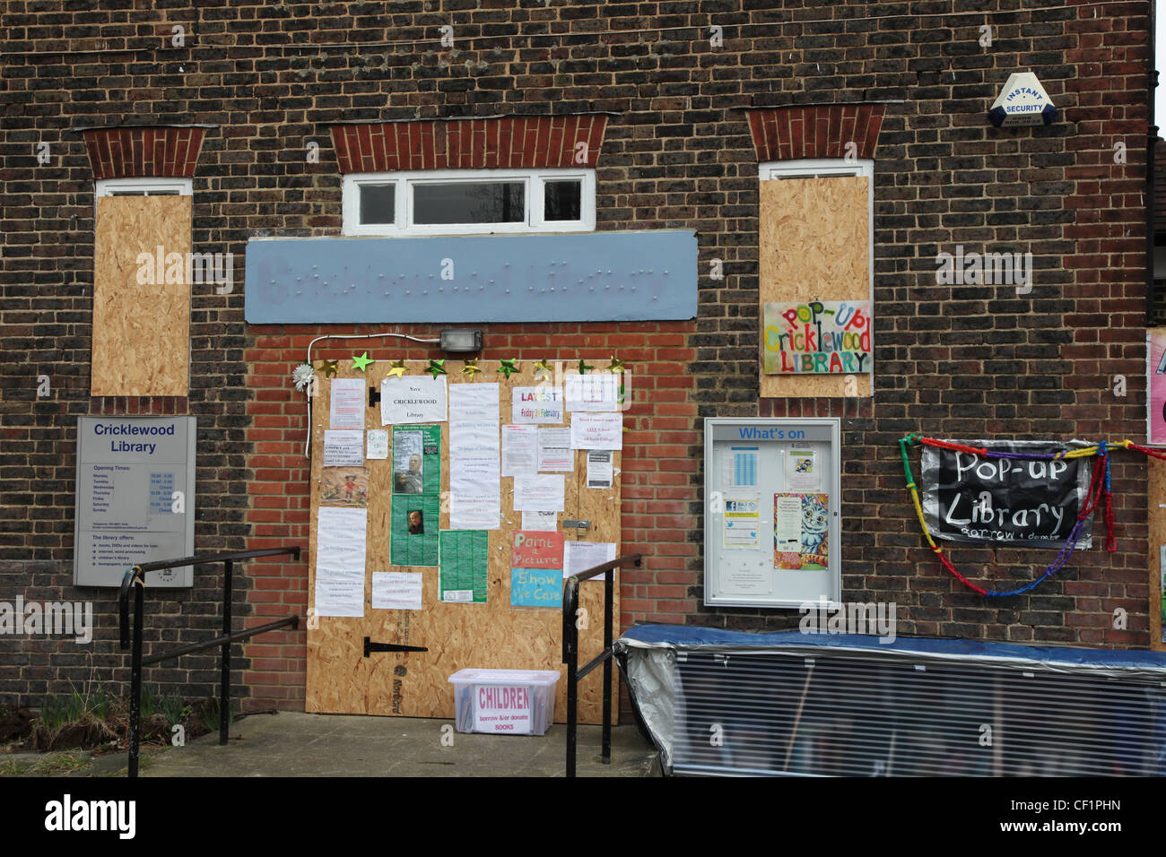 London closed library cricklewood hi-res stock photography and images ...