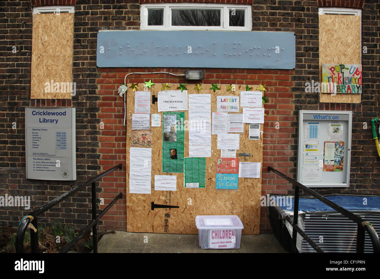 London closed library cricklewood hi-res stock photography and images ...