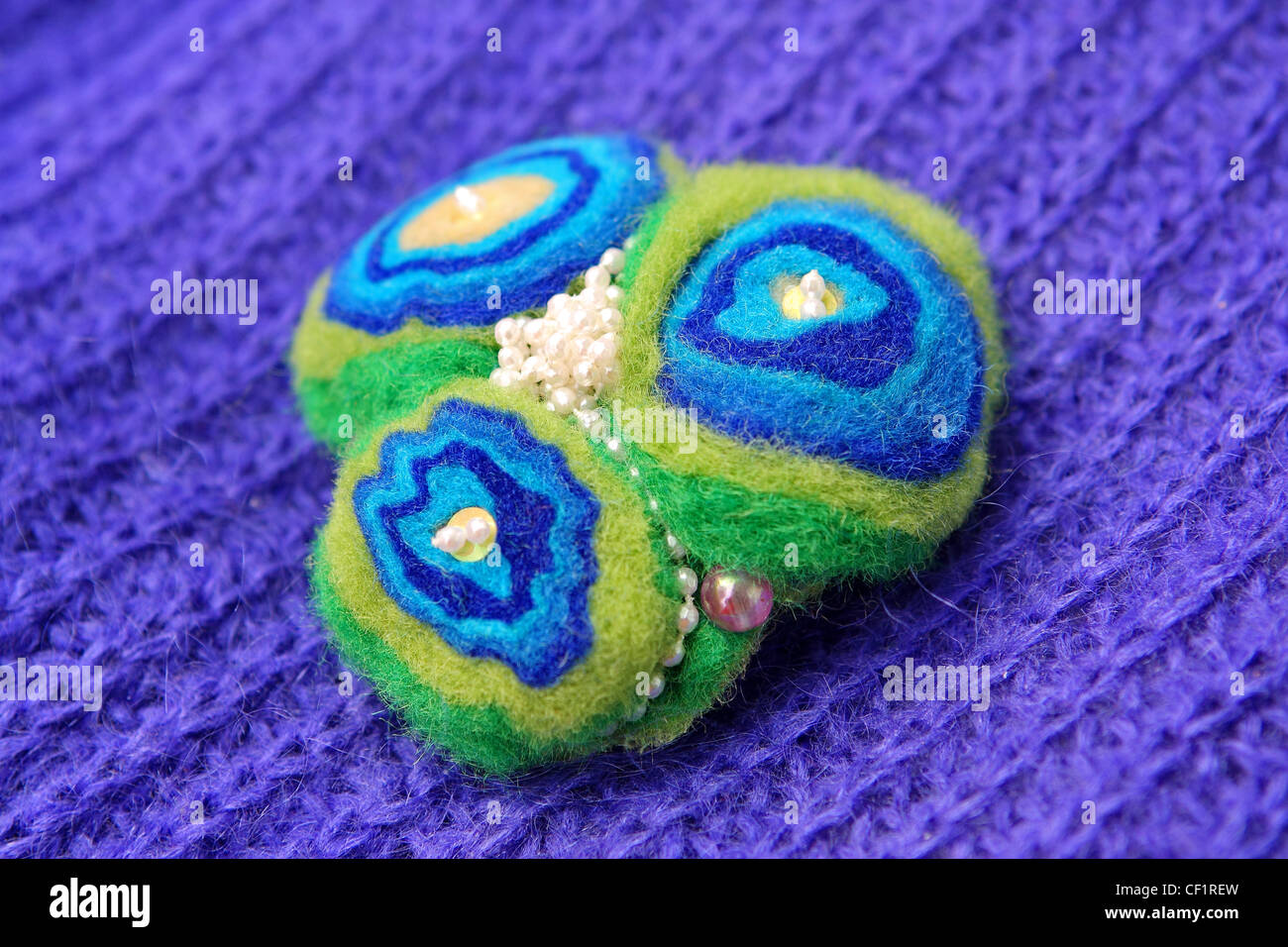 Brooch craft hi-res stock photography and images - Alamy