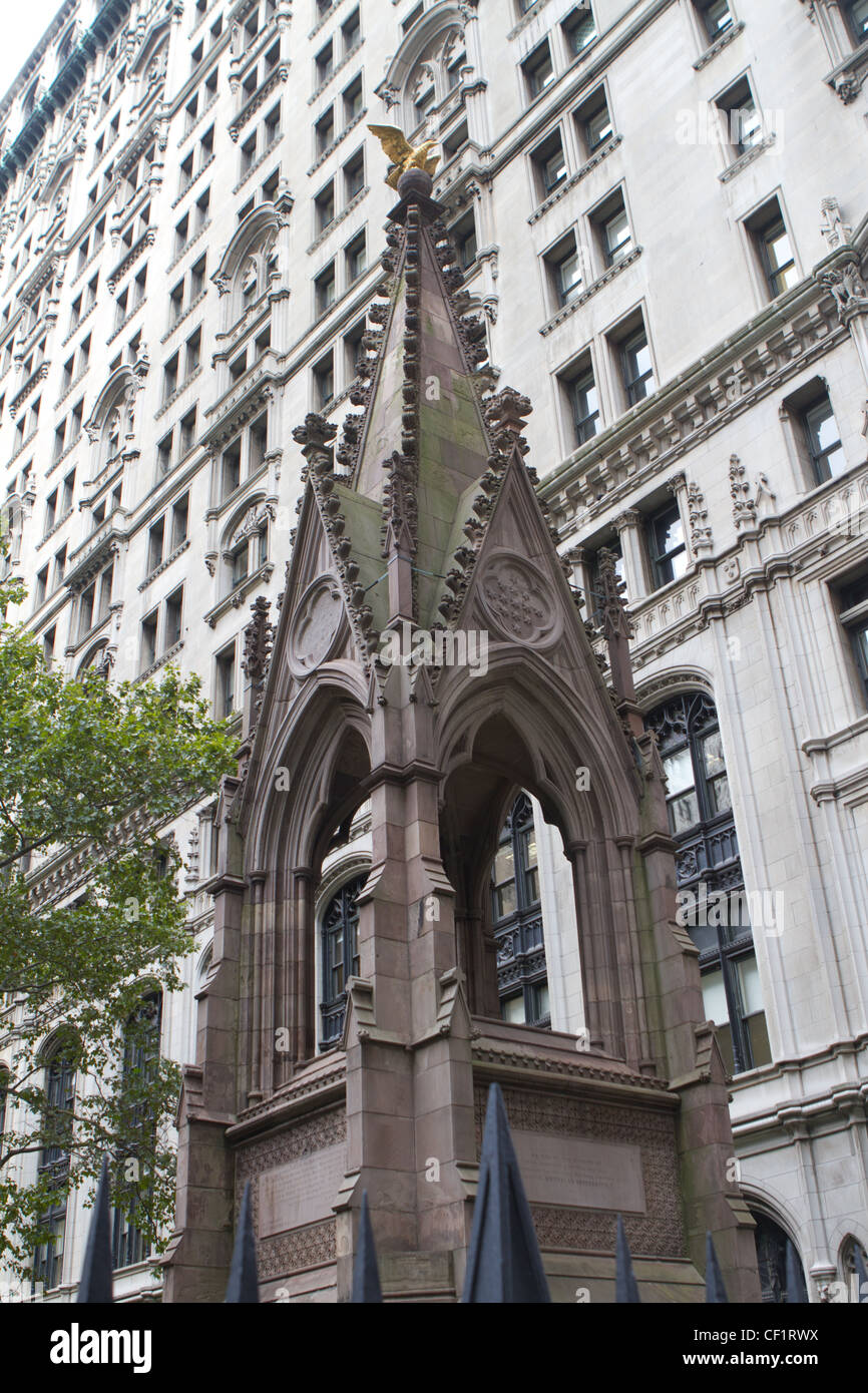 Trinity Church wall Street Manhattan Stock Photo - Alamy