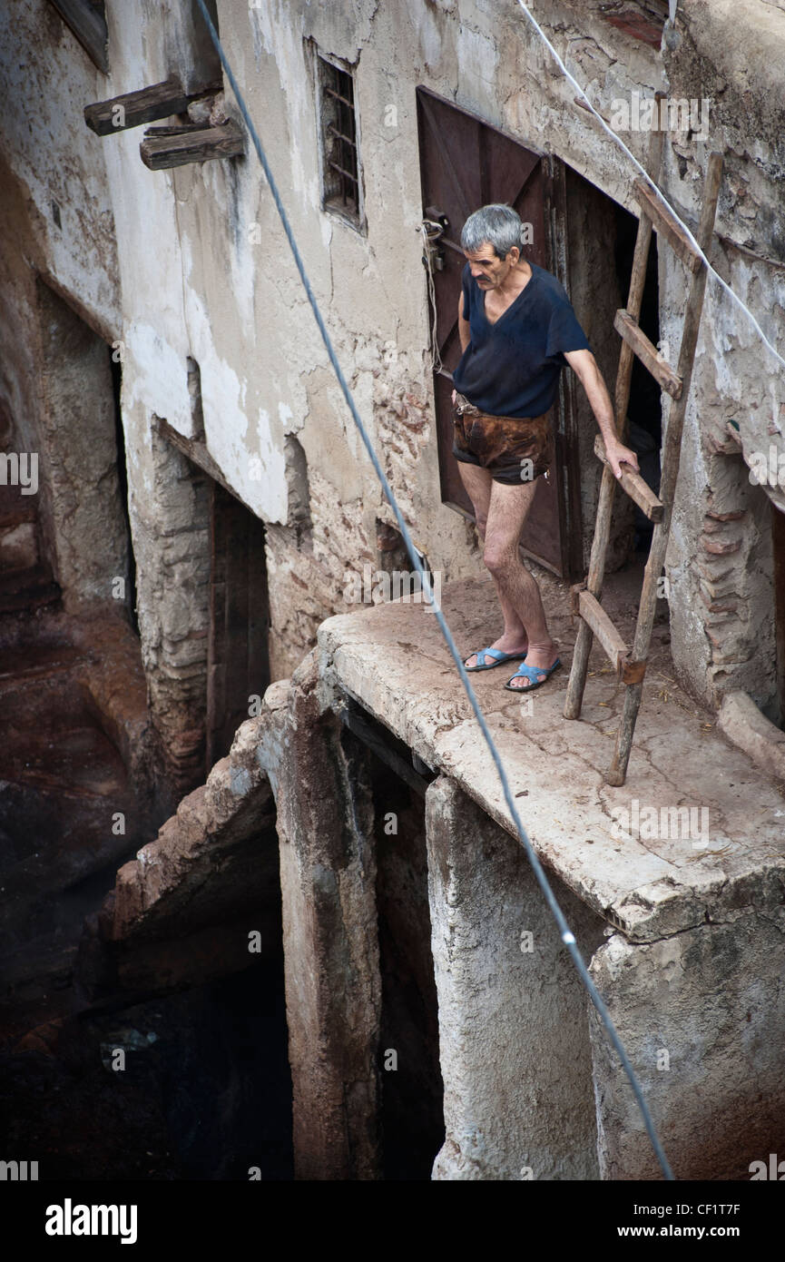 Tannery tanning tanner man worker hi-res stock photography and images ...