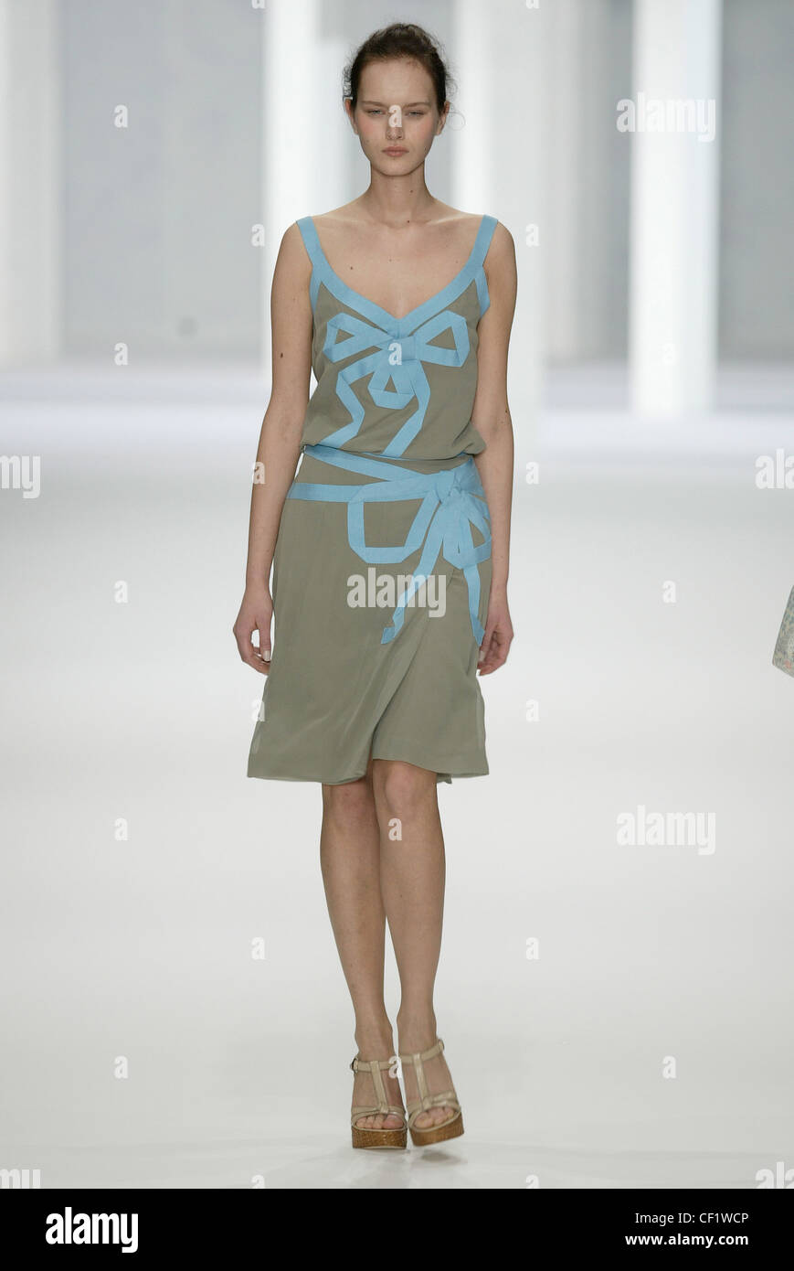 Cacharel Paris Ready to Wear Spring Summer Model brunette hair off face ...