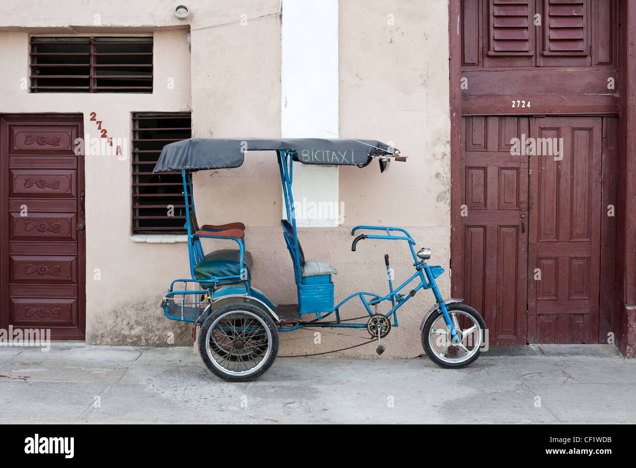 Bicitaxi hi-res stock photography and images - Alamy