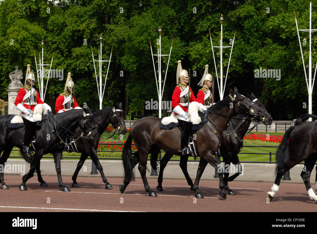 Buckingham Palace Guards Horses High Resolution Stock Photography and ...