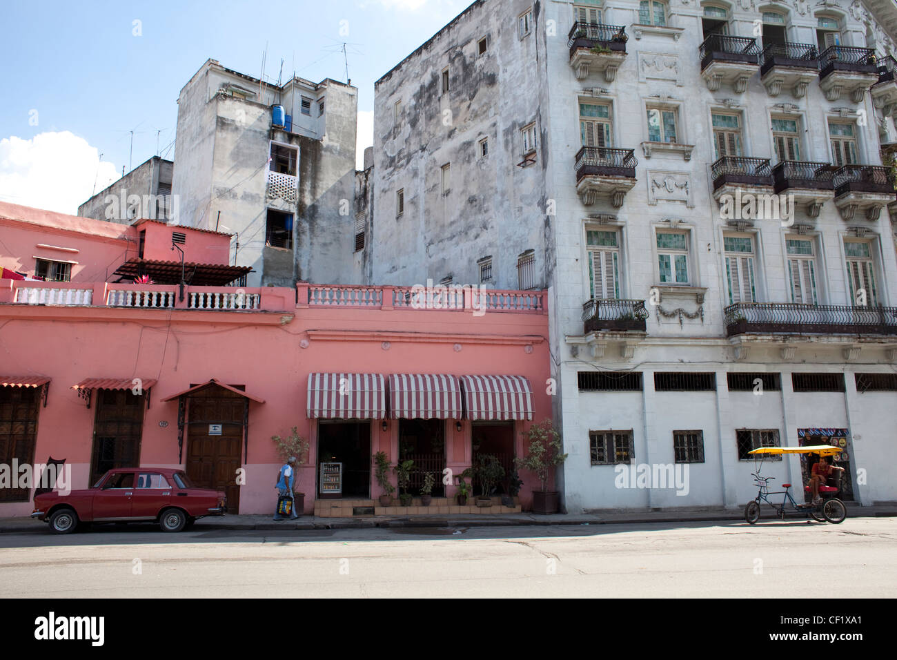 Standard buildings hi-res stock photography and images - Alamy