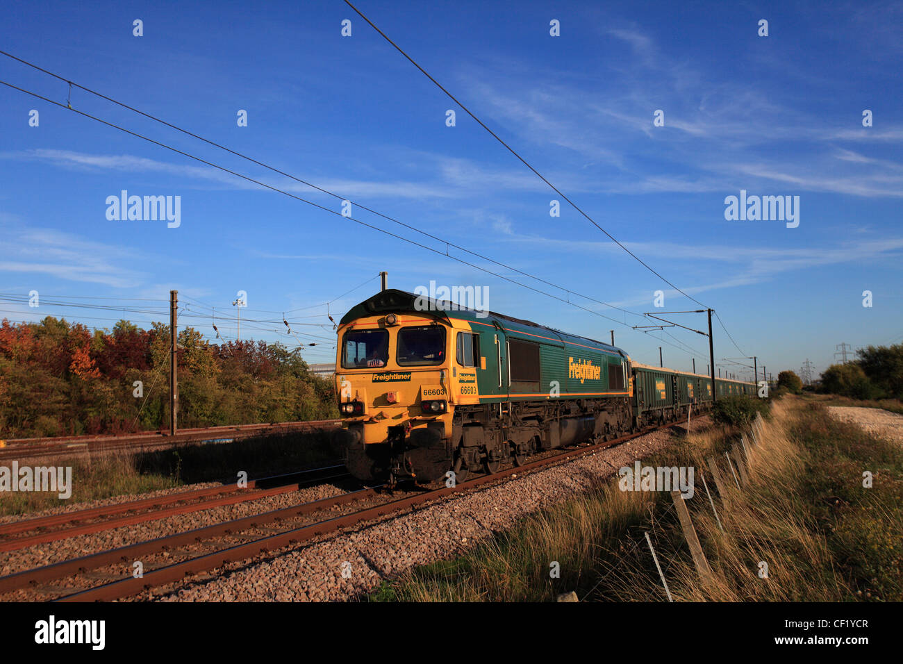 Freightliner 66603 Diesel Powered Freight Train Pulling Containers ...