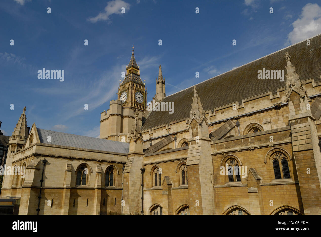 Statue of Oliver Cromwell in front of the Palace of Westminster (Houses ...