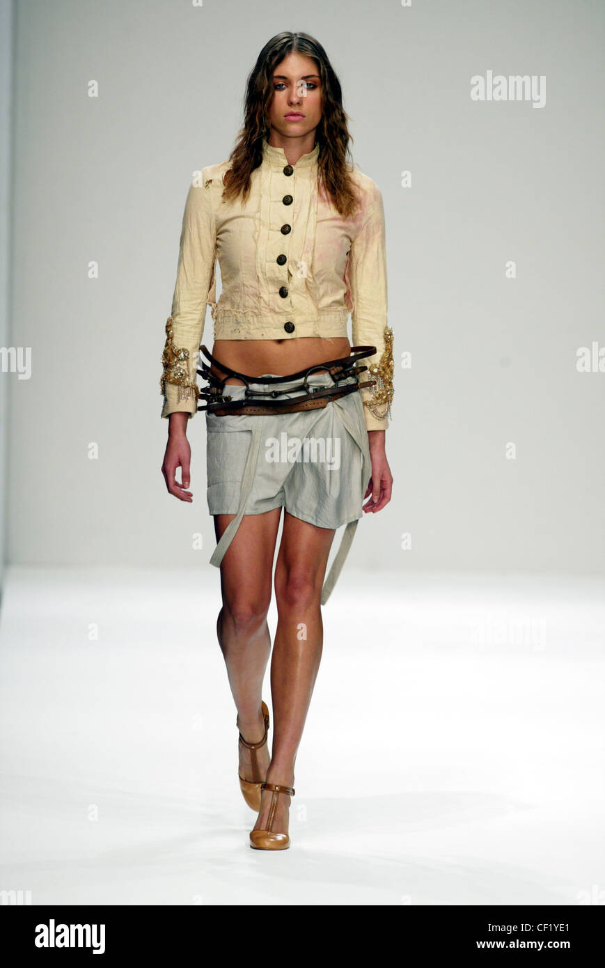 Robert Cary Williams London Ready To Wear Spring Summer Model long ...