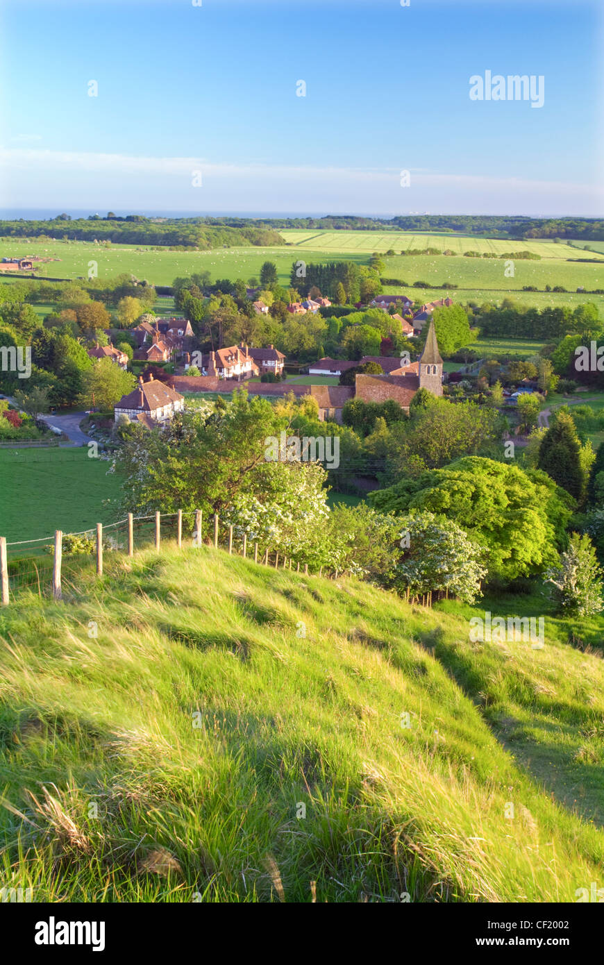 English village scenes hi-res stock photography and images - Alamy