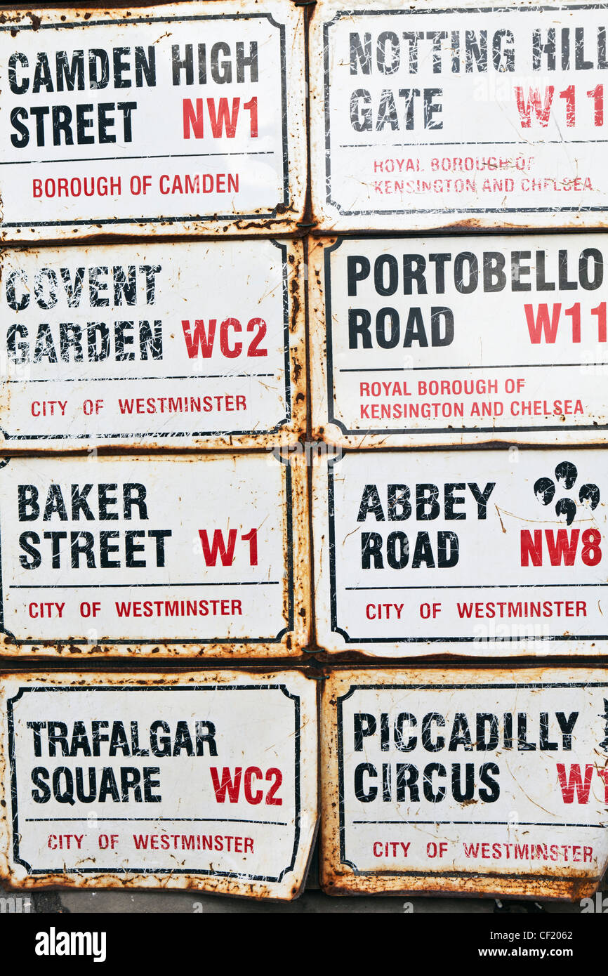 London shop signs hi-res stock photography and images - Alamy