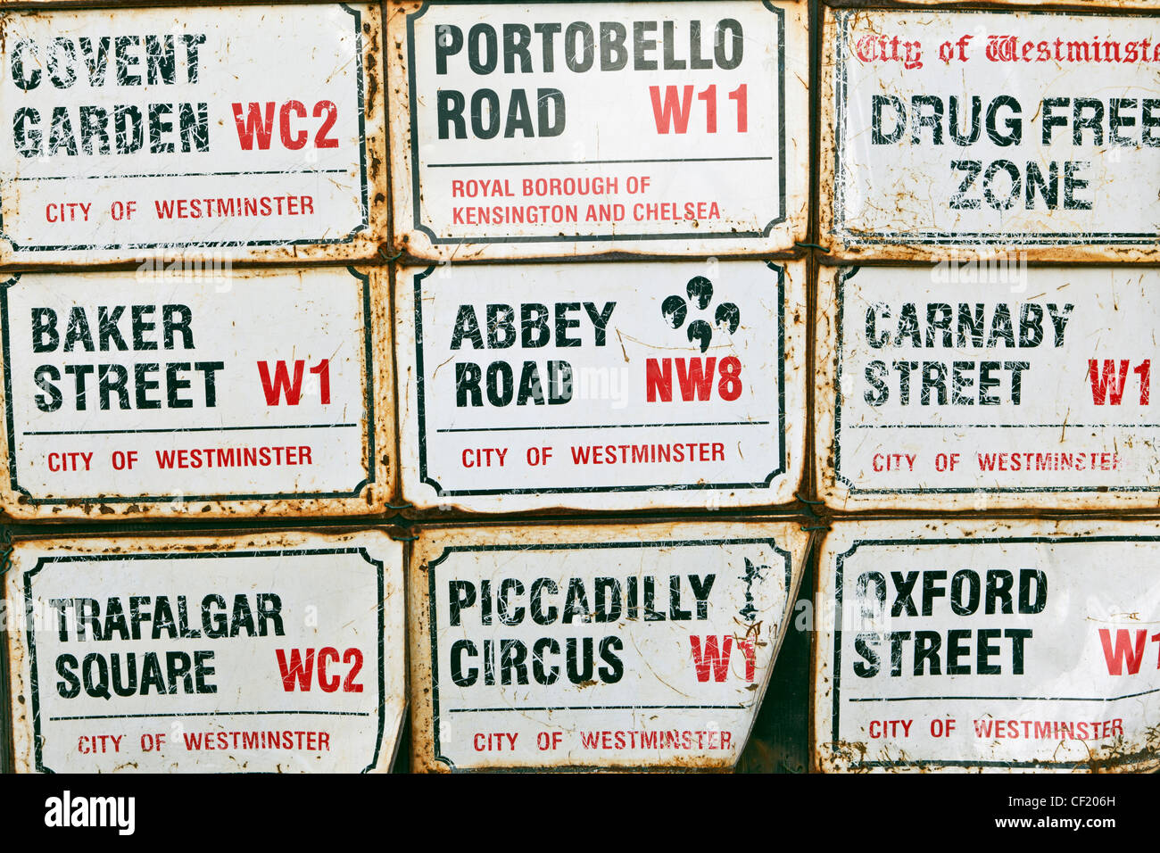 London shop signs hi-res stock photography and images - Alamy