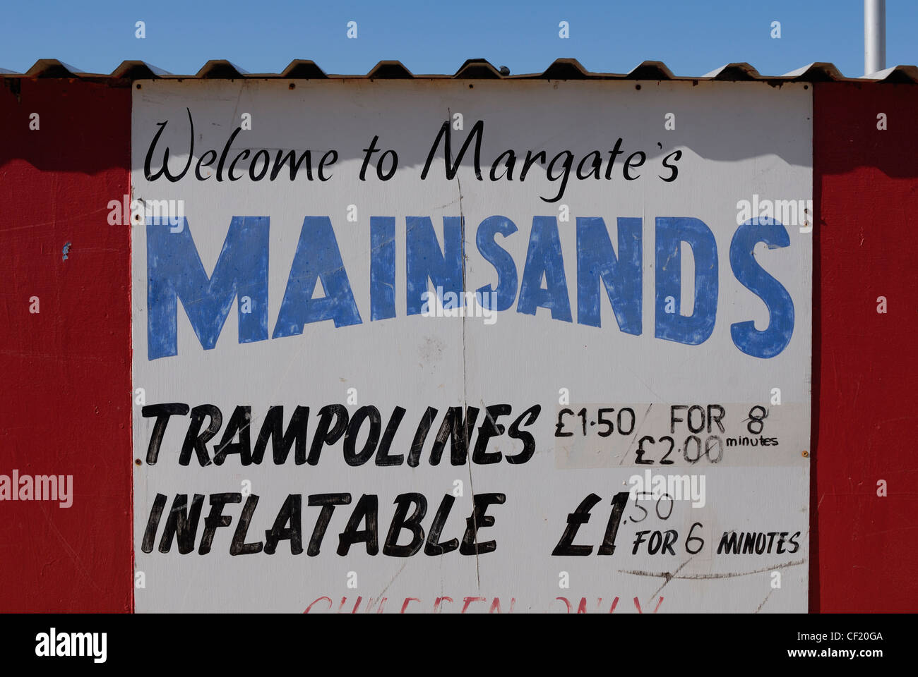 Detail of signage welcoming visitors to Margate beach. Margate, a ...