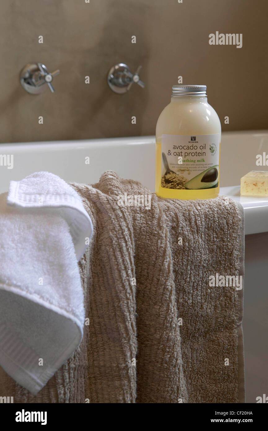 Bathing In Style Bathroom Makeover A Dated Bathroom Is Transformed