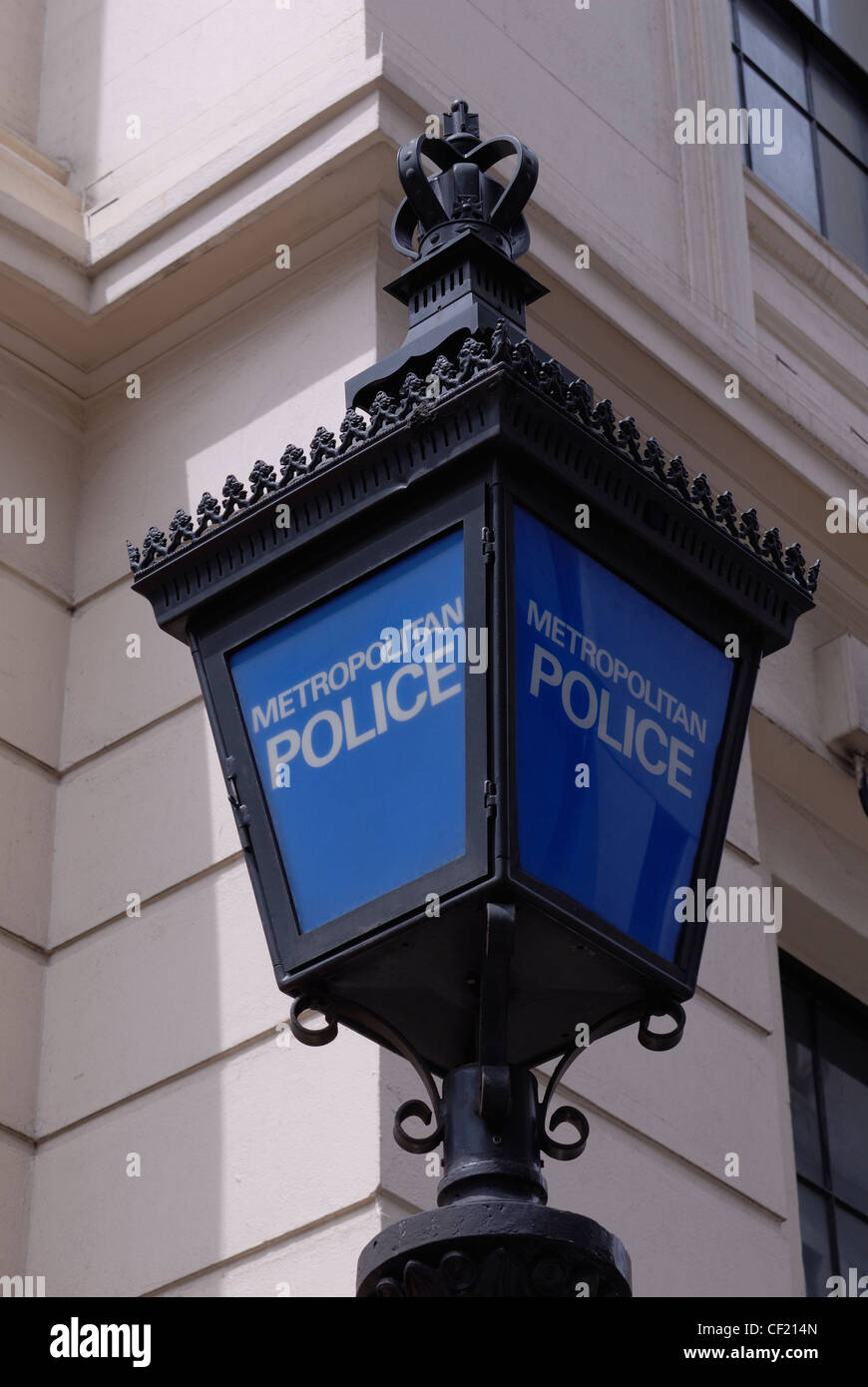 A Metropolitan Police lamp outside Charing Cross police station in ...
