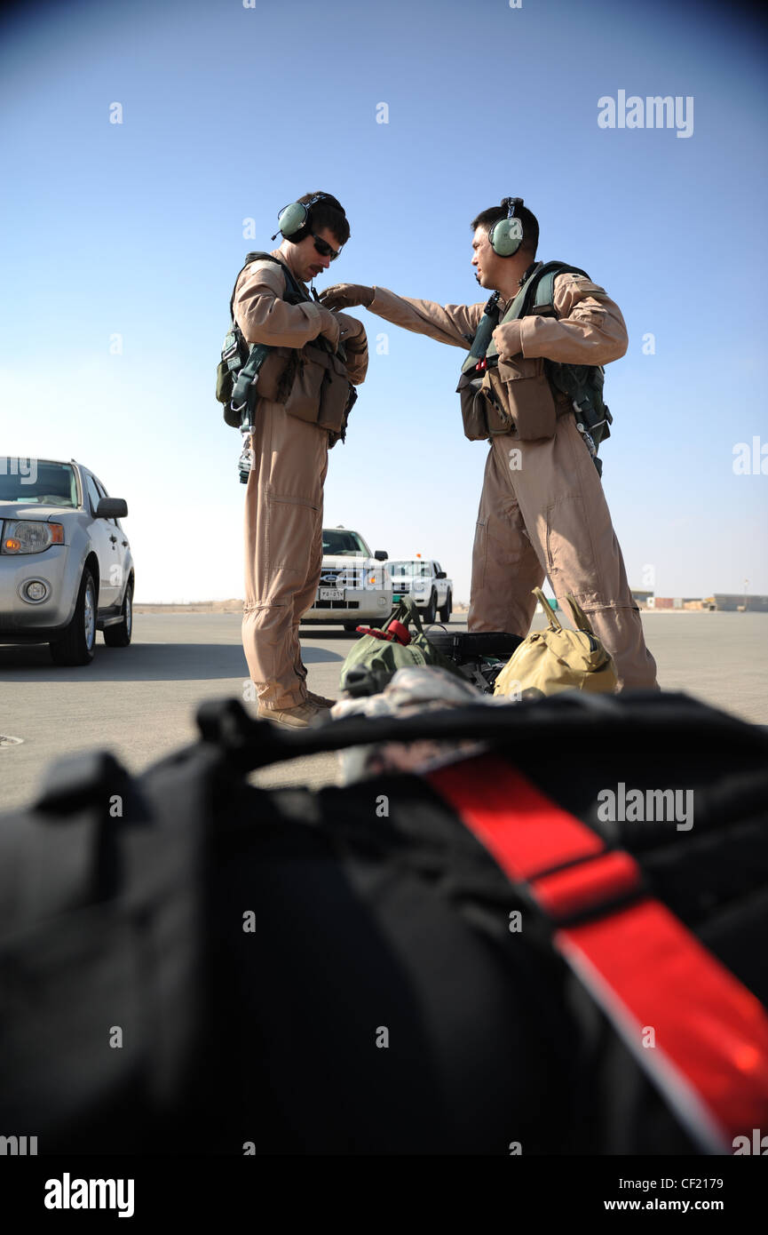 Southwest asia capt mark kimball and lt col alejandro gomez hi-res ...