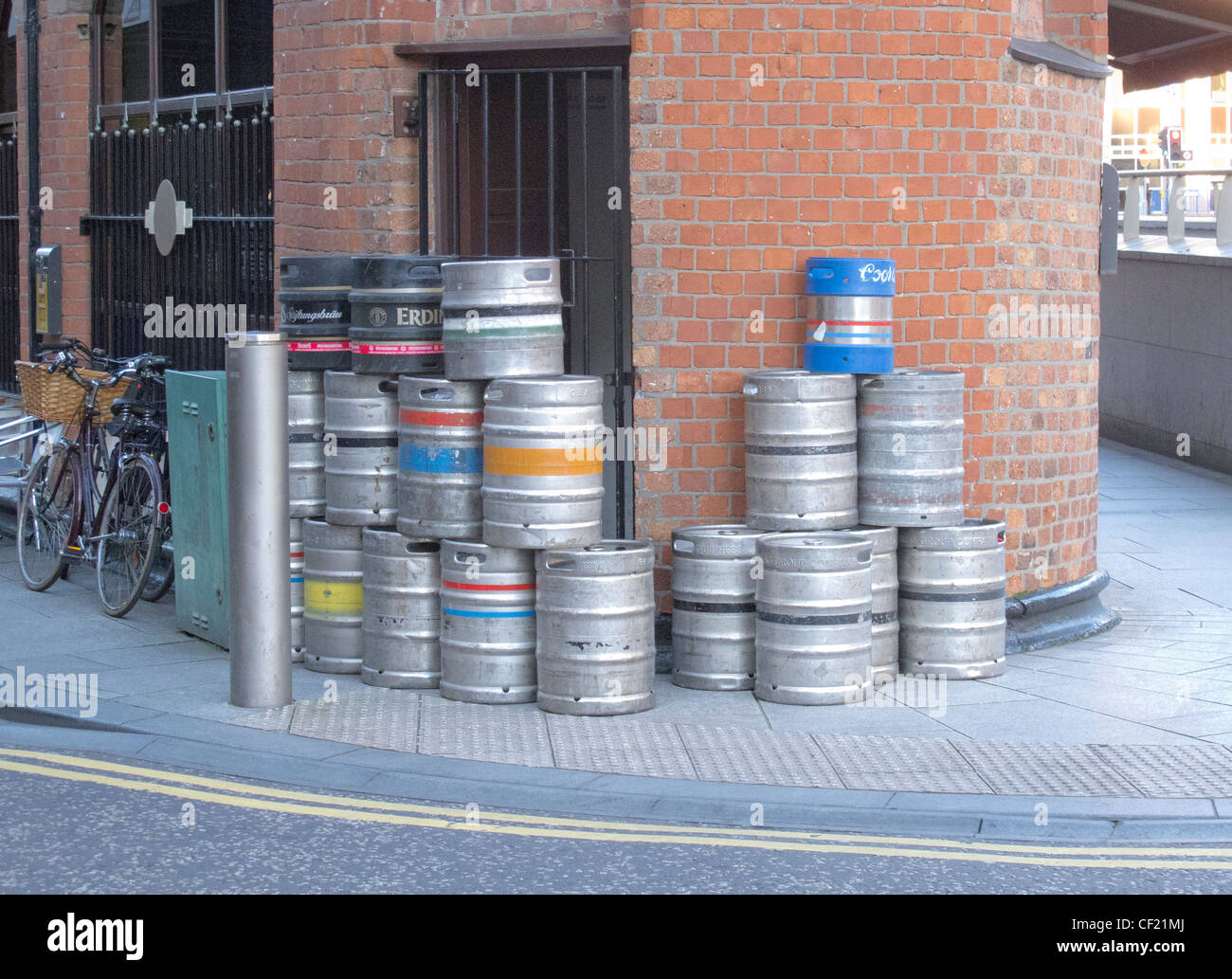 Beer kegs against red brick hi-res stock photography and images - Alamy