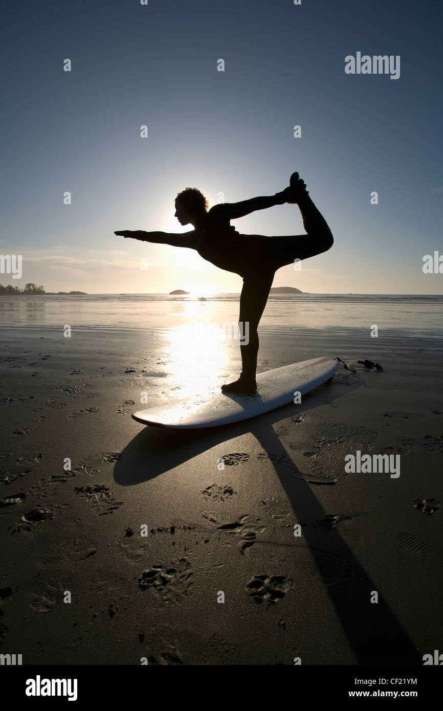 Surfer pose hi-res stock photography and images - Alamy