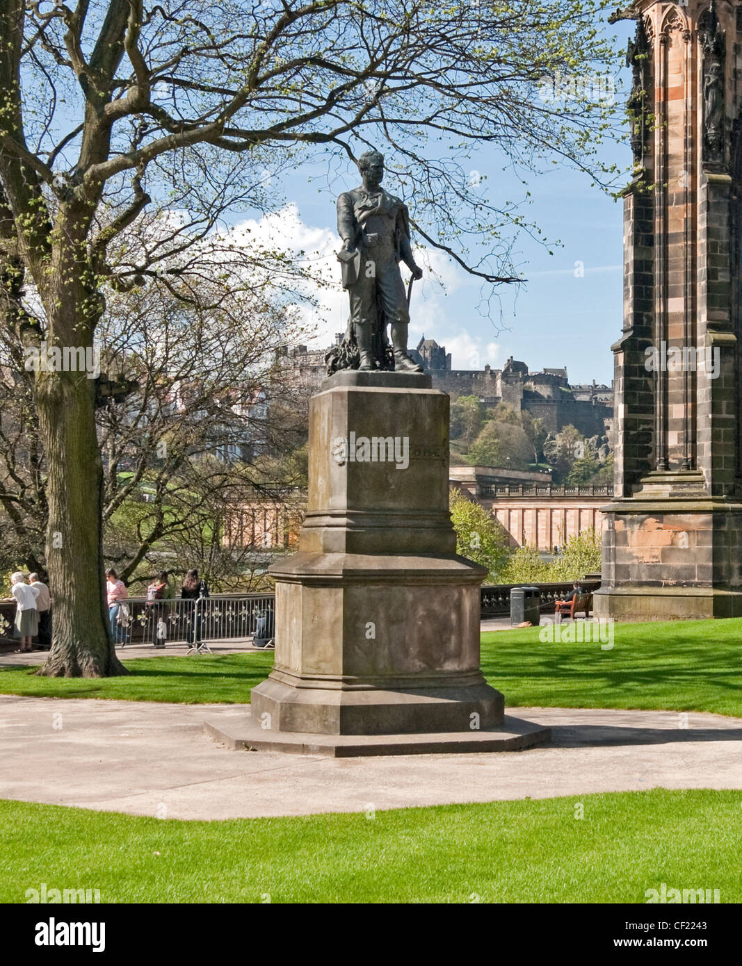 Statue of explorer and Scottish missionary David Livingstone in Princes ...