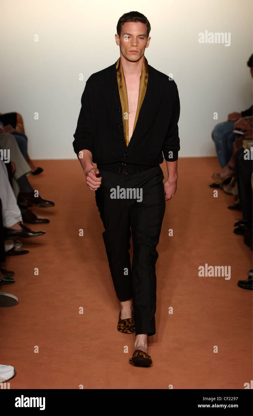 Ysl Catwalk Stock Photos & Ysl Catwalk Stock Images - Alamy