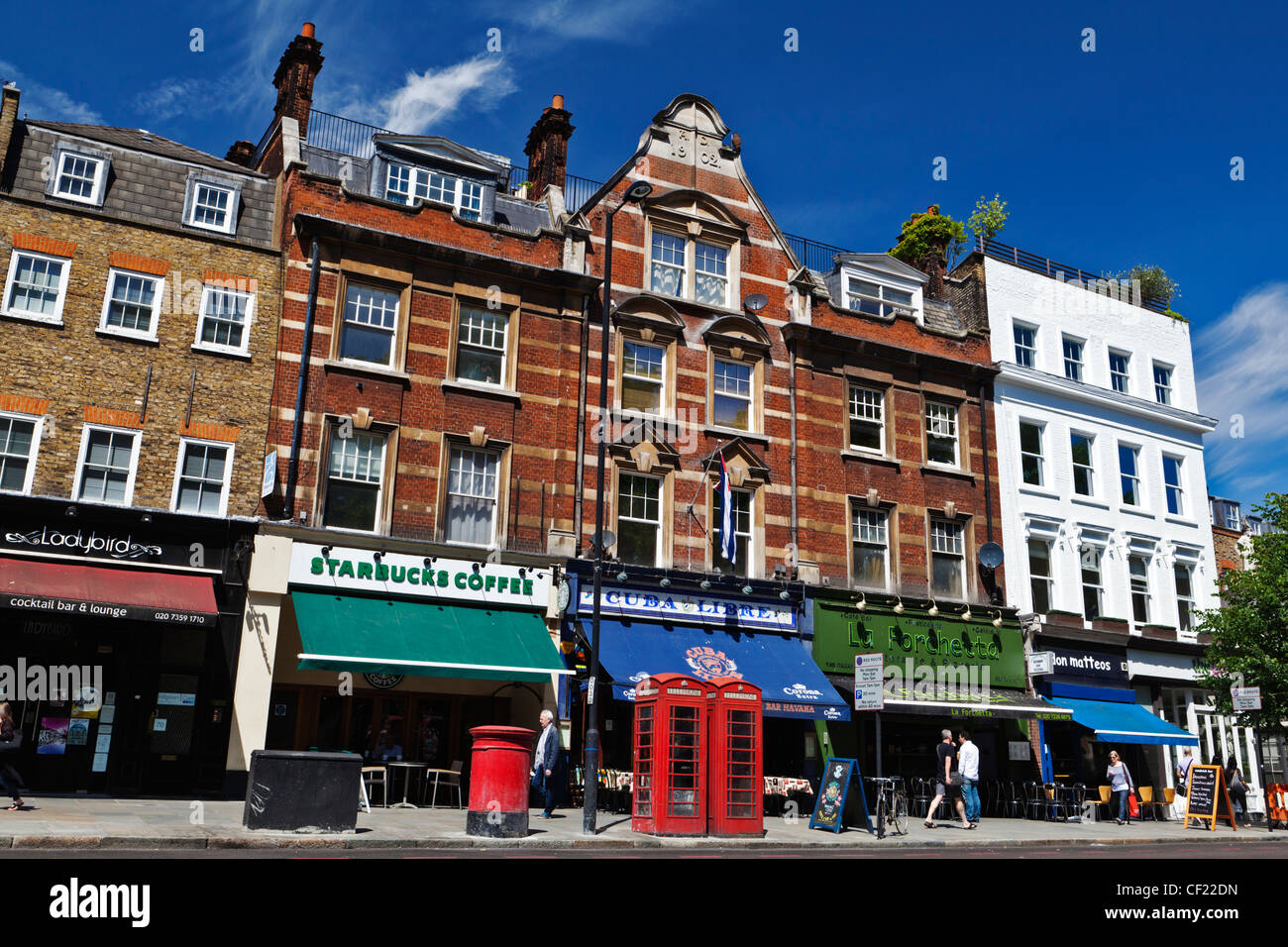 Cafes and restaurants in Upper Street Stock Photo - Alamy
