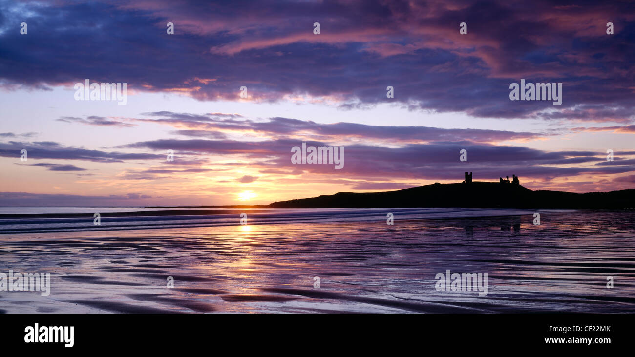 Dunstanburgh castle and embleton bay hi-res stock photography and ...
