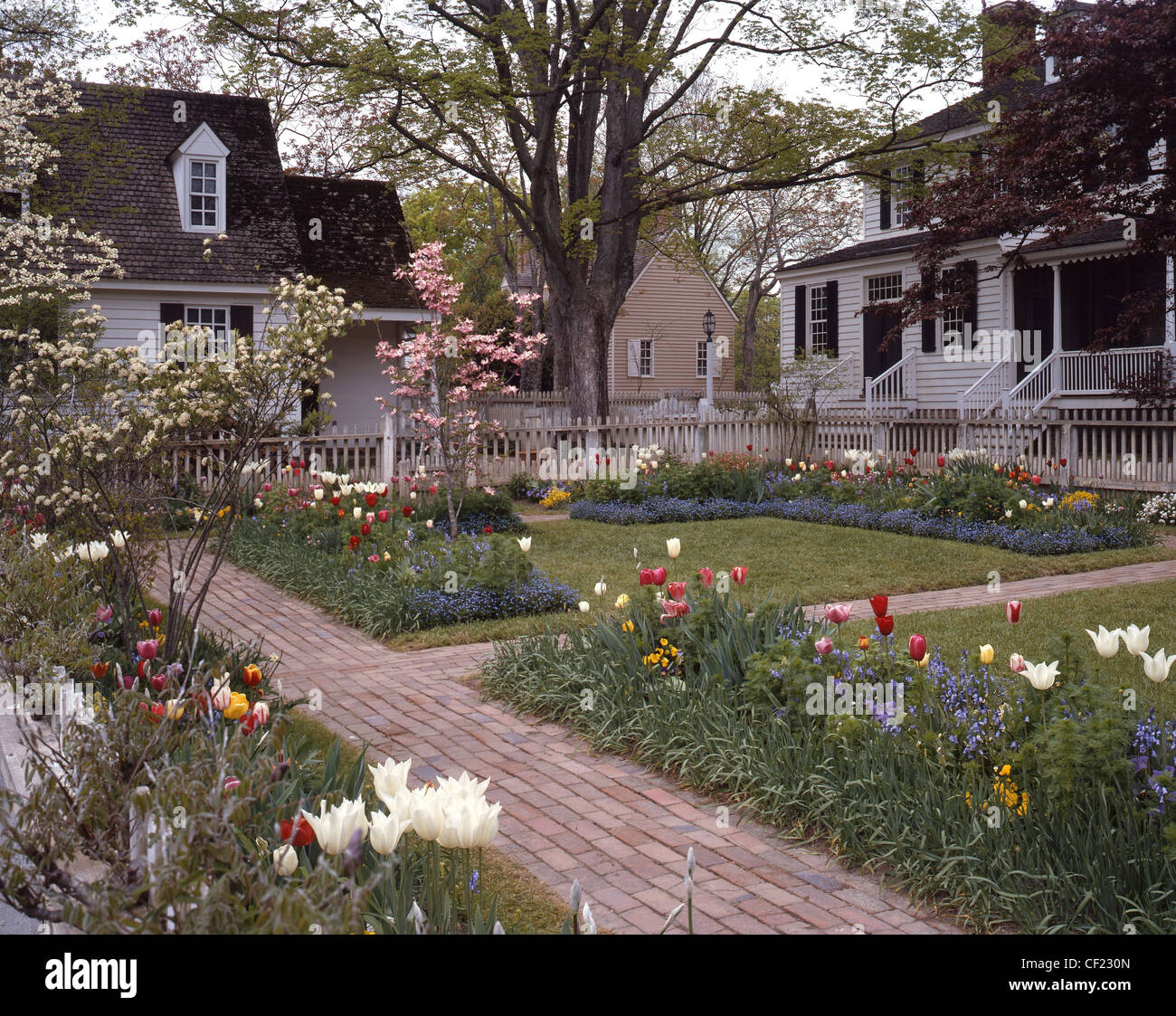 Williamsburg virginia garden hi-res stock photography and images - Alamy