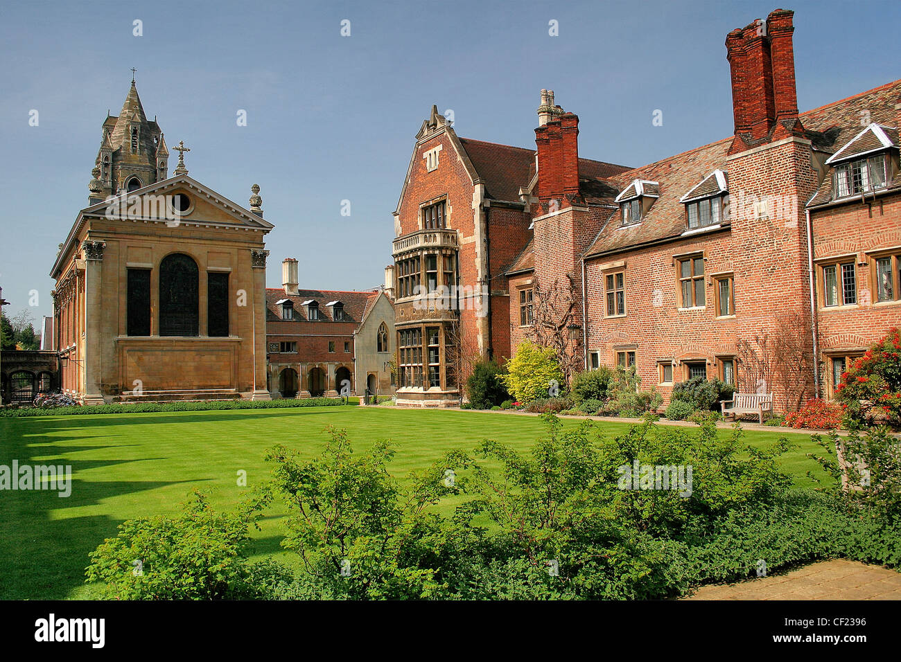 Summer view of a courtyard in Pembroke College University City of ...