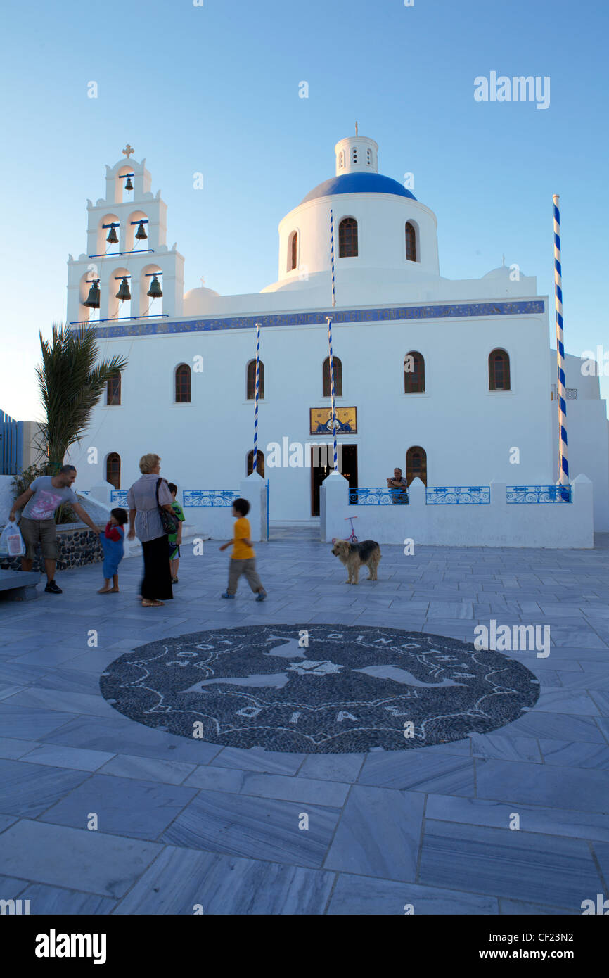 Oia main square hi-res stock photography and images - Alamy