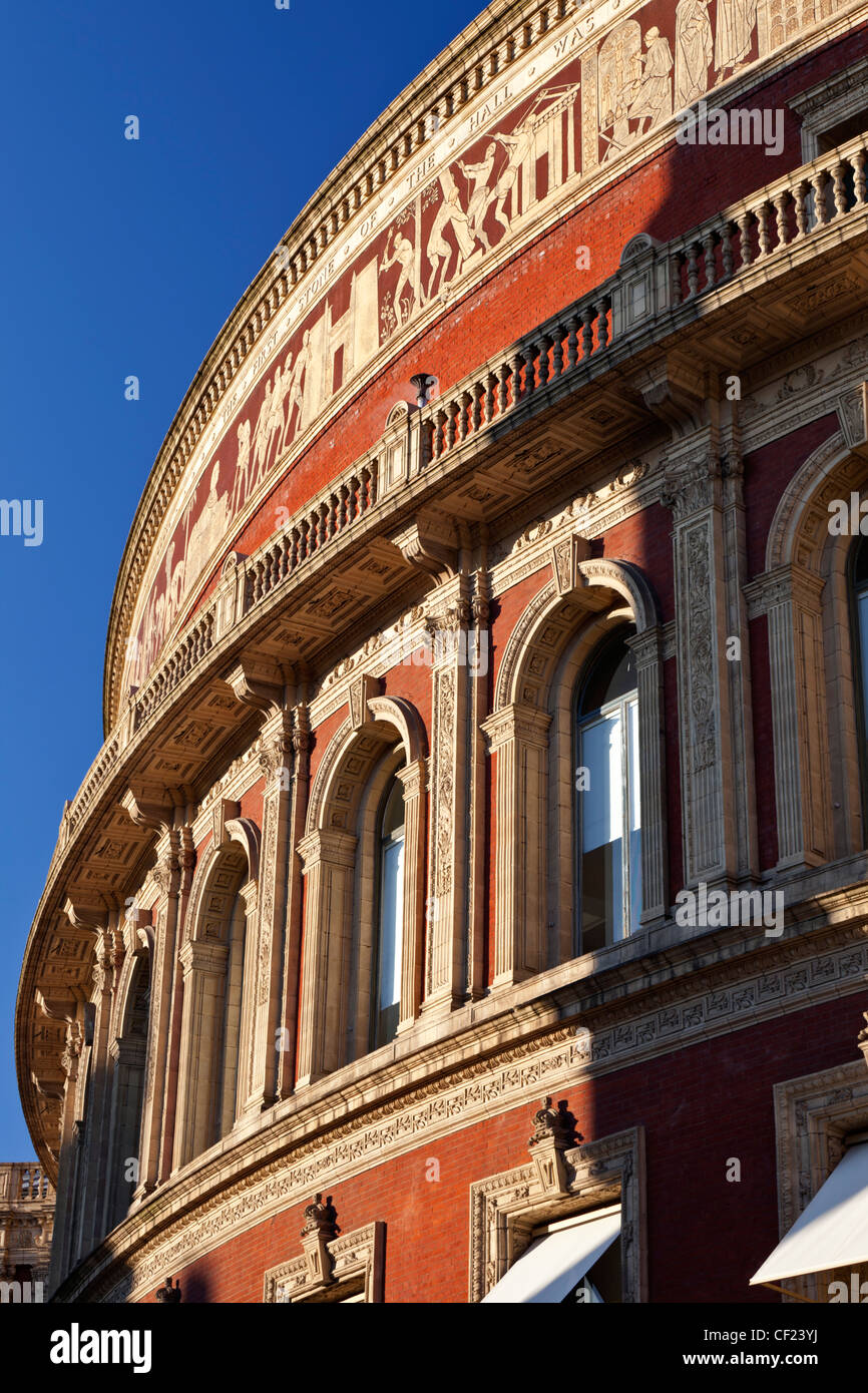 Exterior Of Royal Albert Hall Stock Photos & Exterior Of Royal Albert ...