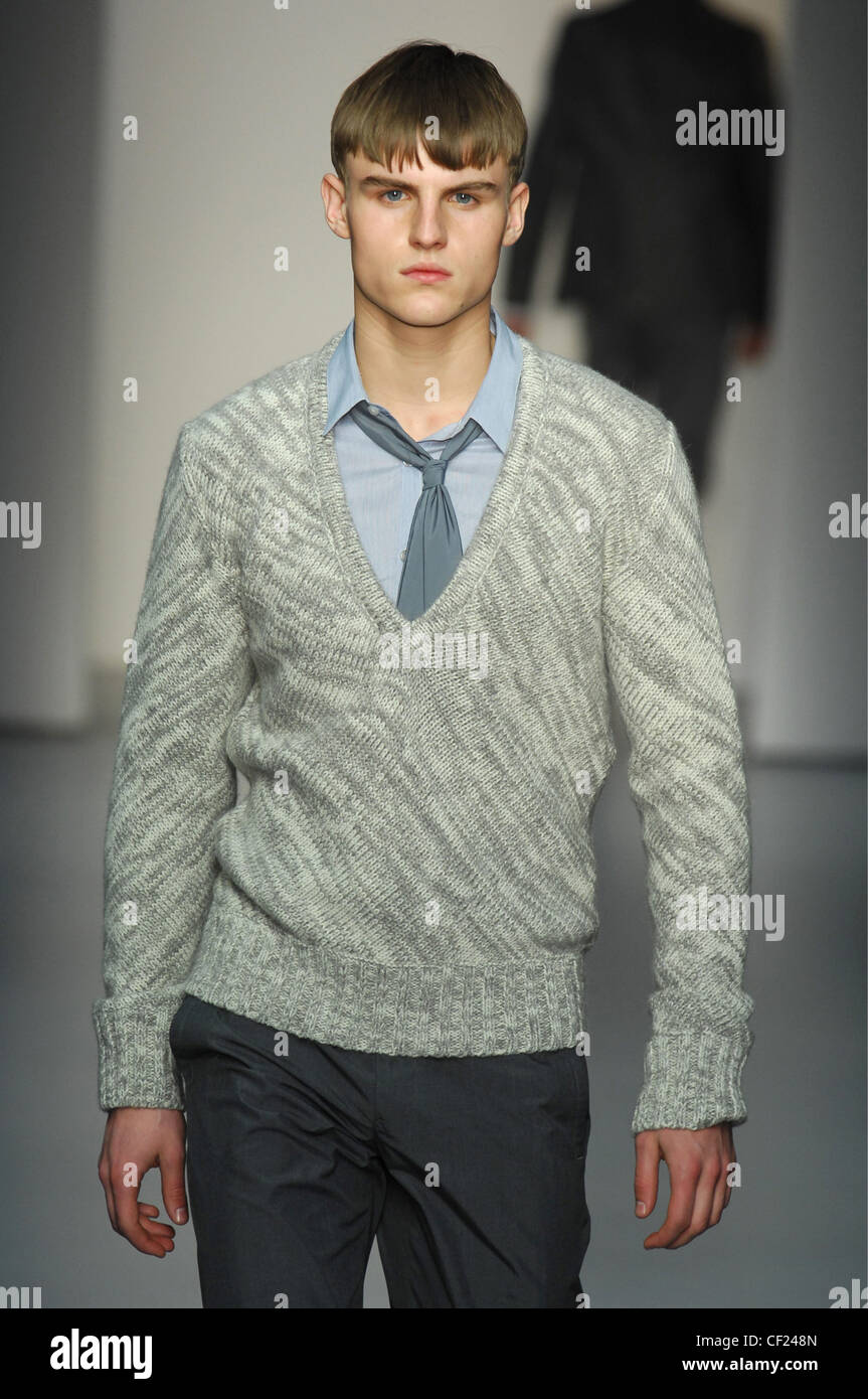 Calvin Klein Milan Menswear Ready to Wear Autumn Winter Male model ...