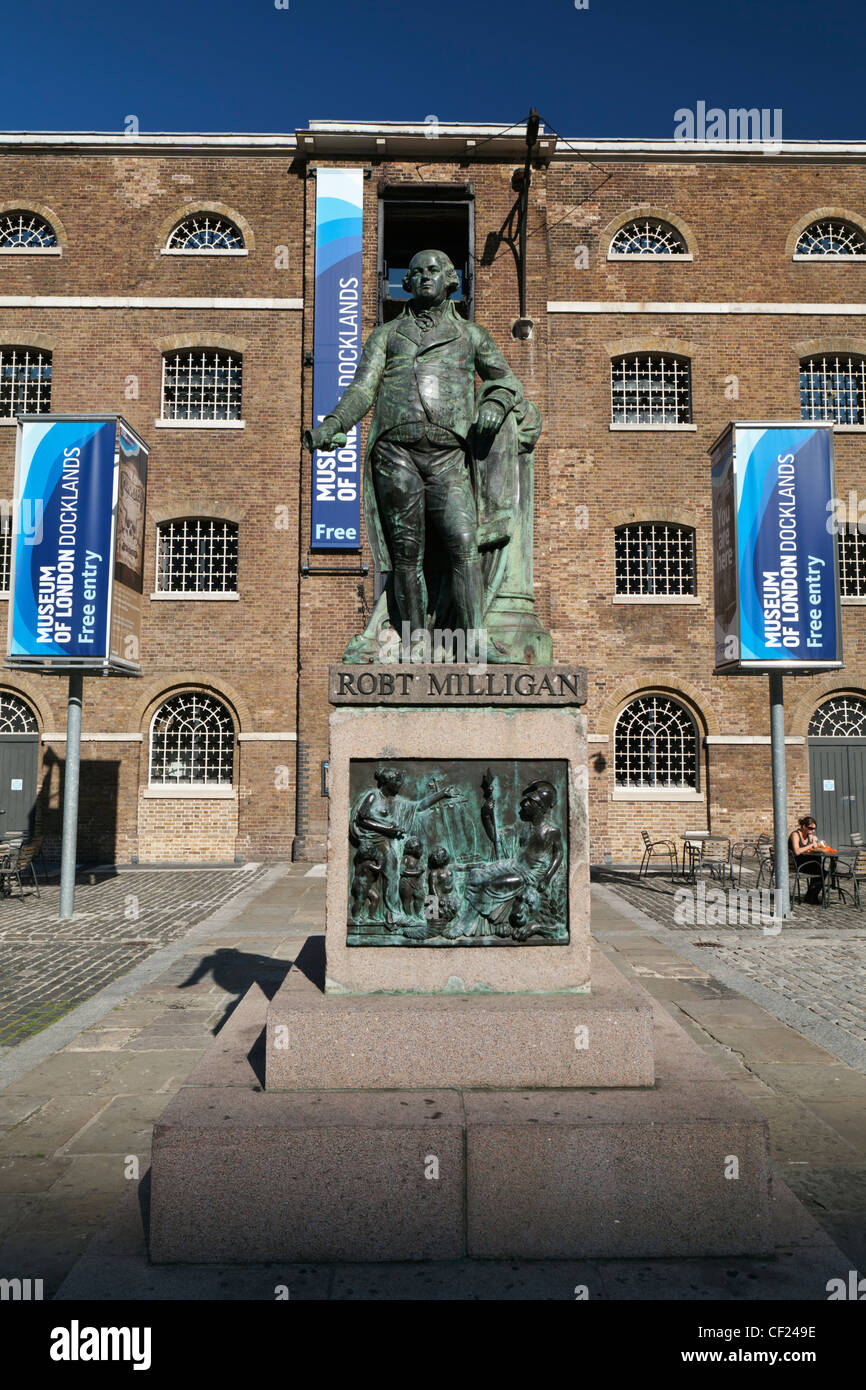 Statue robert milligan 1746 hi-res stock photography and images - Alamy